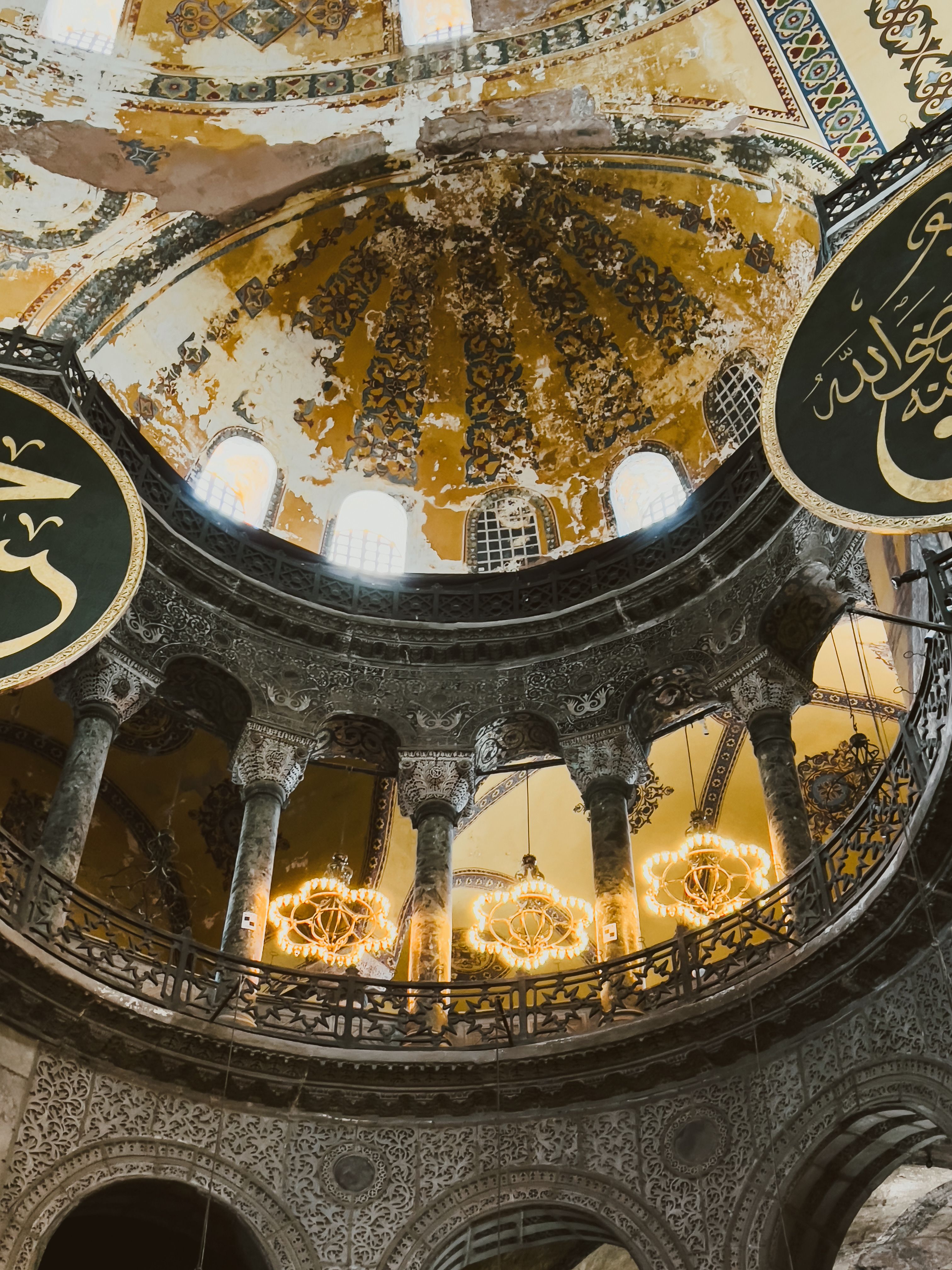 Ornamented Interior of Mihrimah Sultan Mosque in Istanbul · Free Stock ...