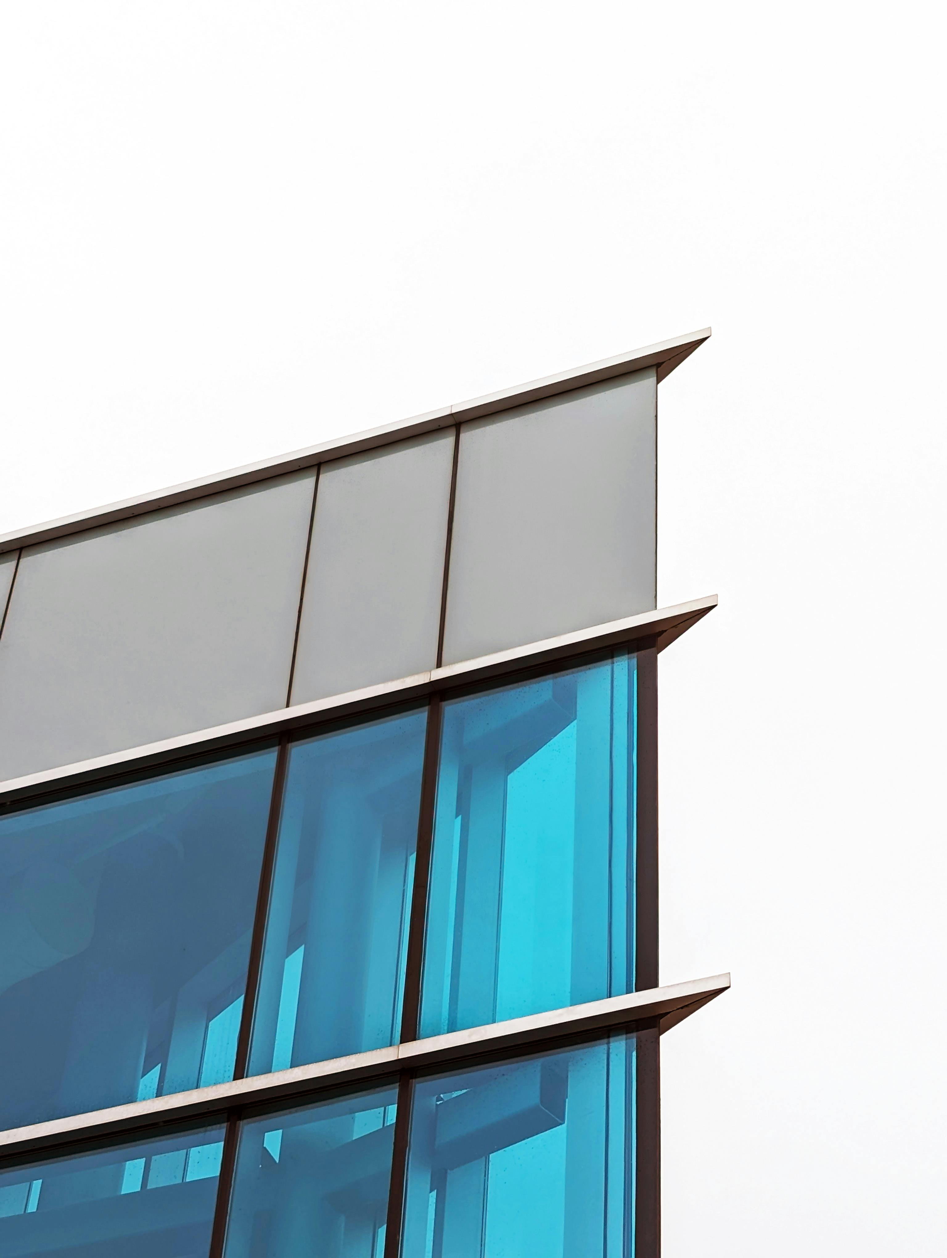 Corner of Building in City · Free Stock Photo