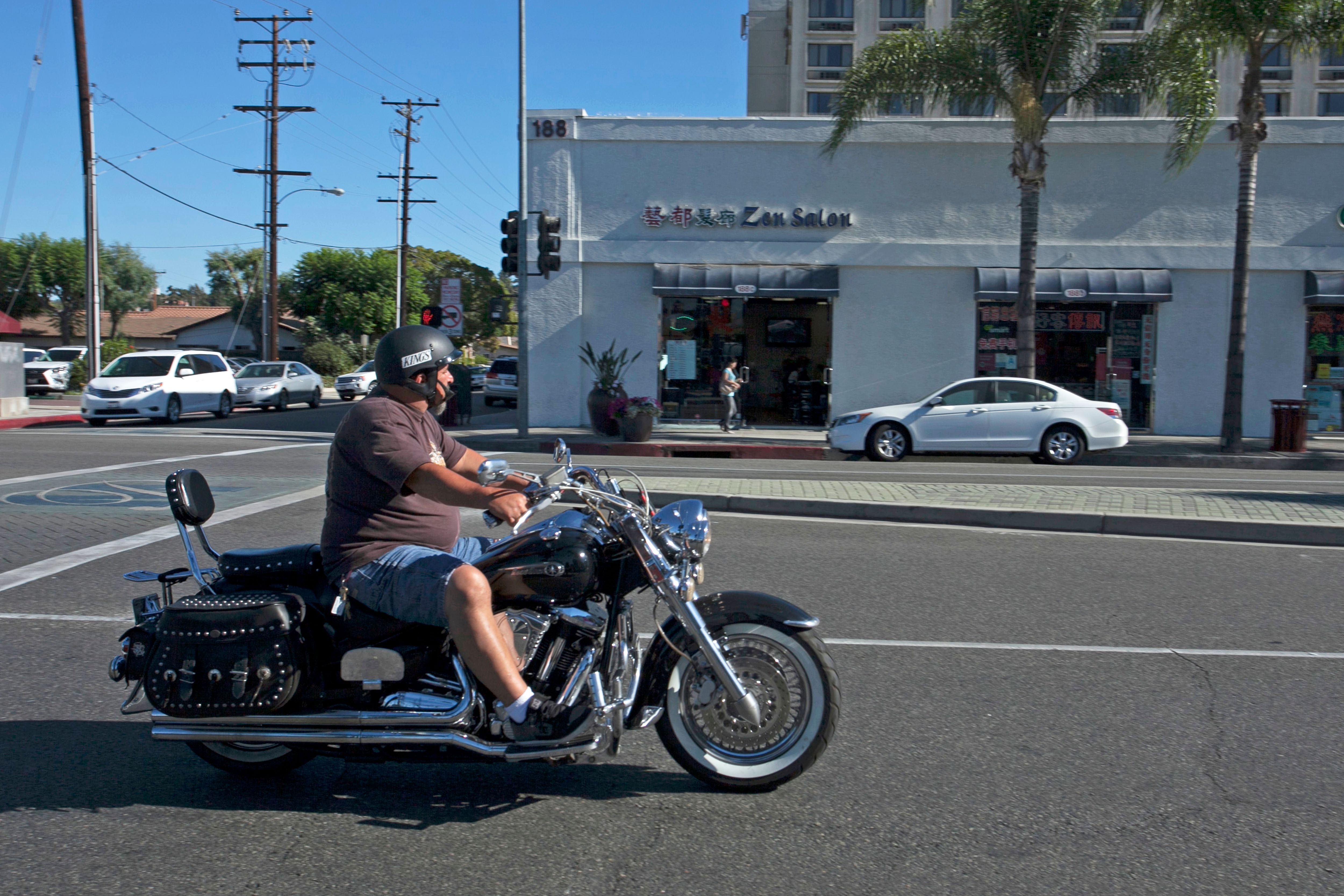 A Man Drive A Bicycle Photos, Download The BEST Free A Man Drive A ...