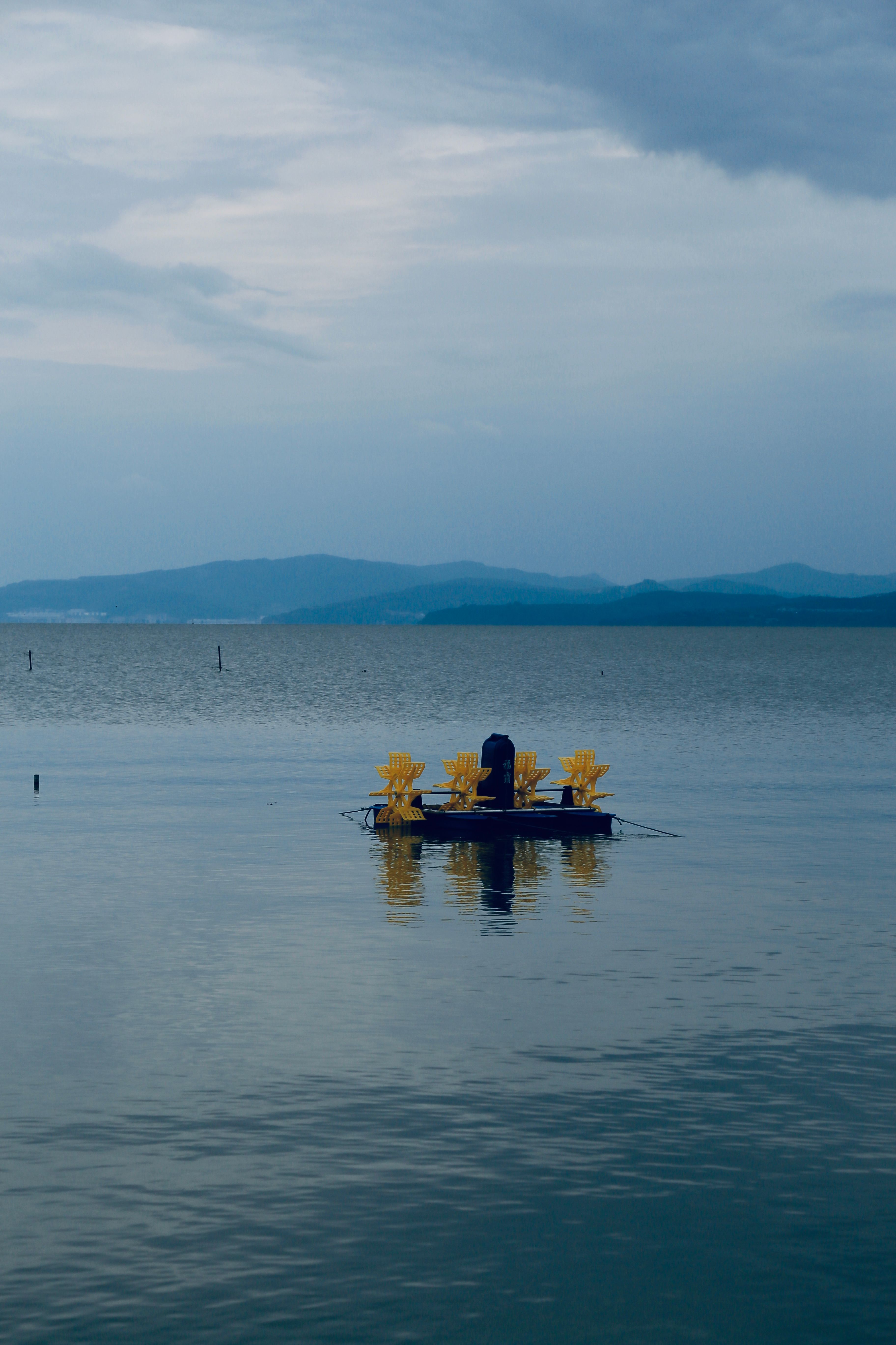 Floating Platform on Lake · Free Stock Photo