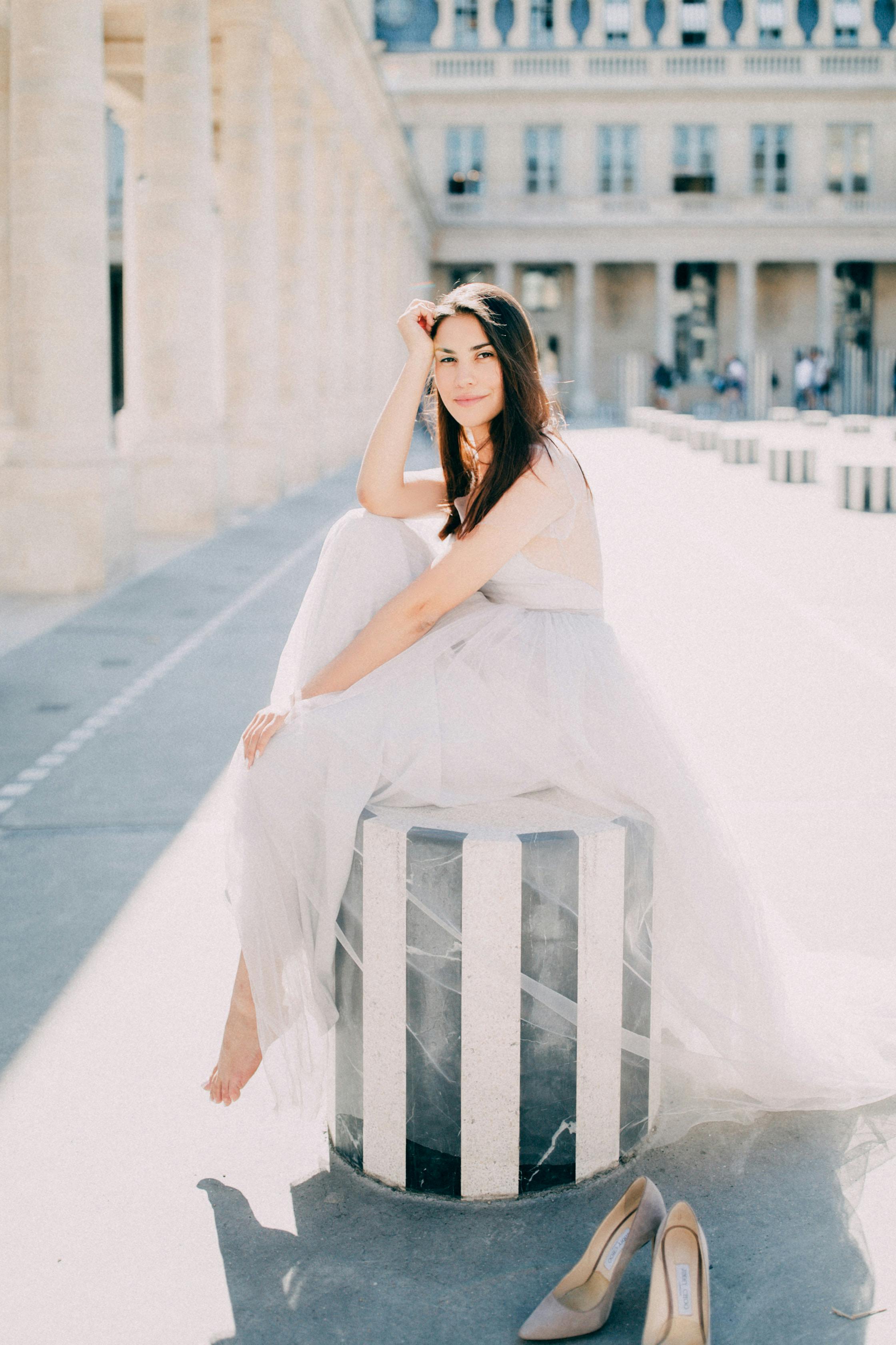 City Poses Photos, Download The BEST Free City Poses Stock Photos & HD ...