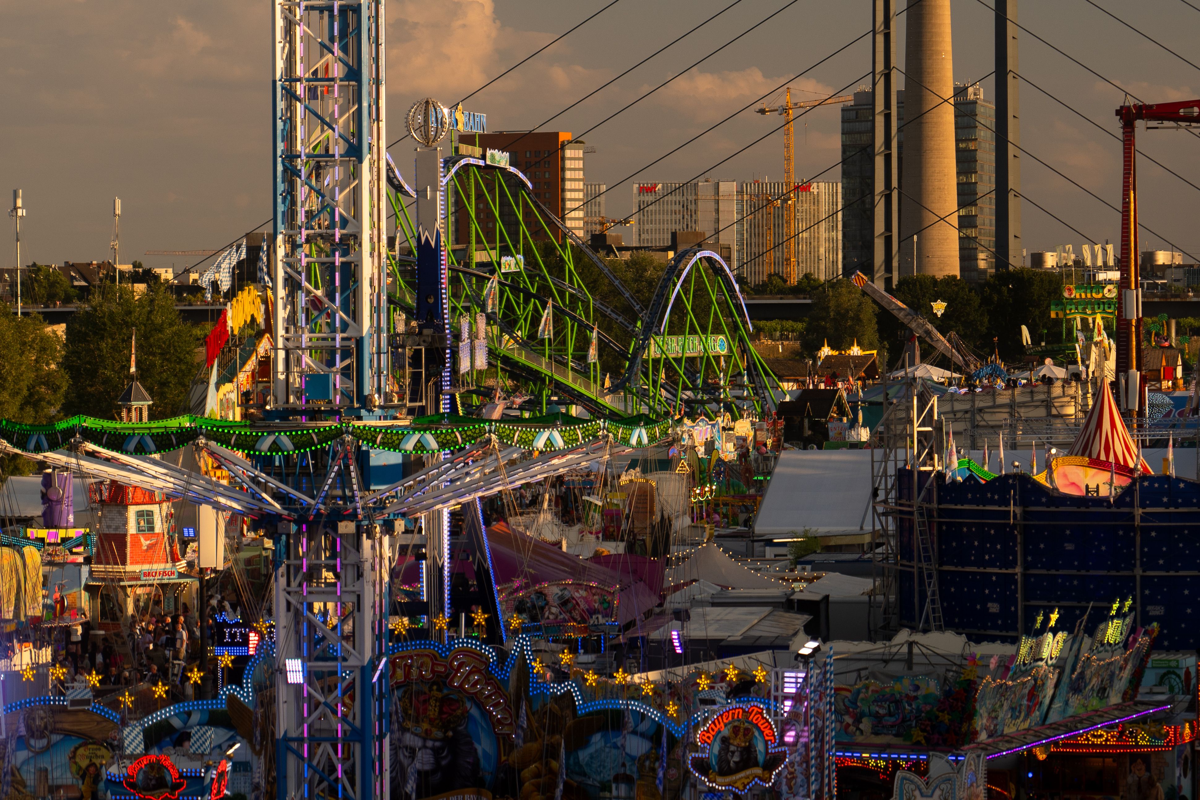 Colorful Panorama of Amusement Park Rides · Free Stock Photo