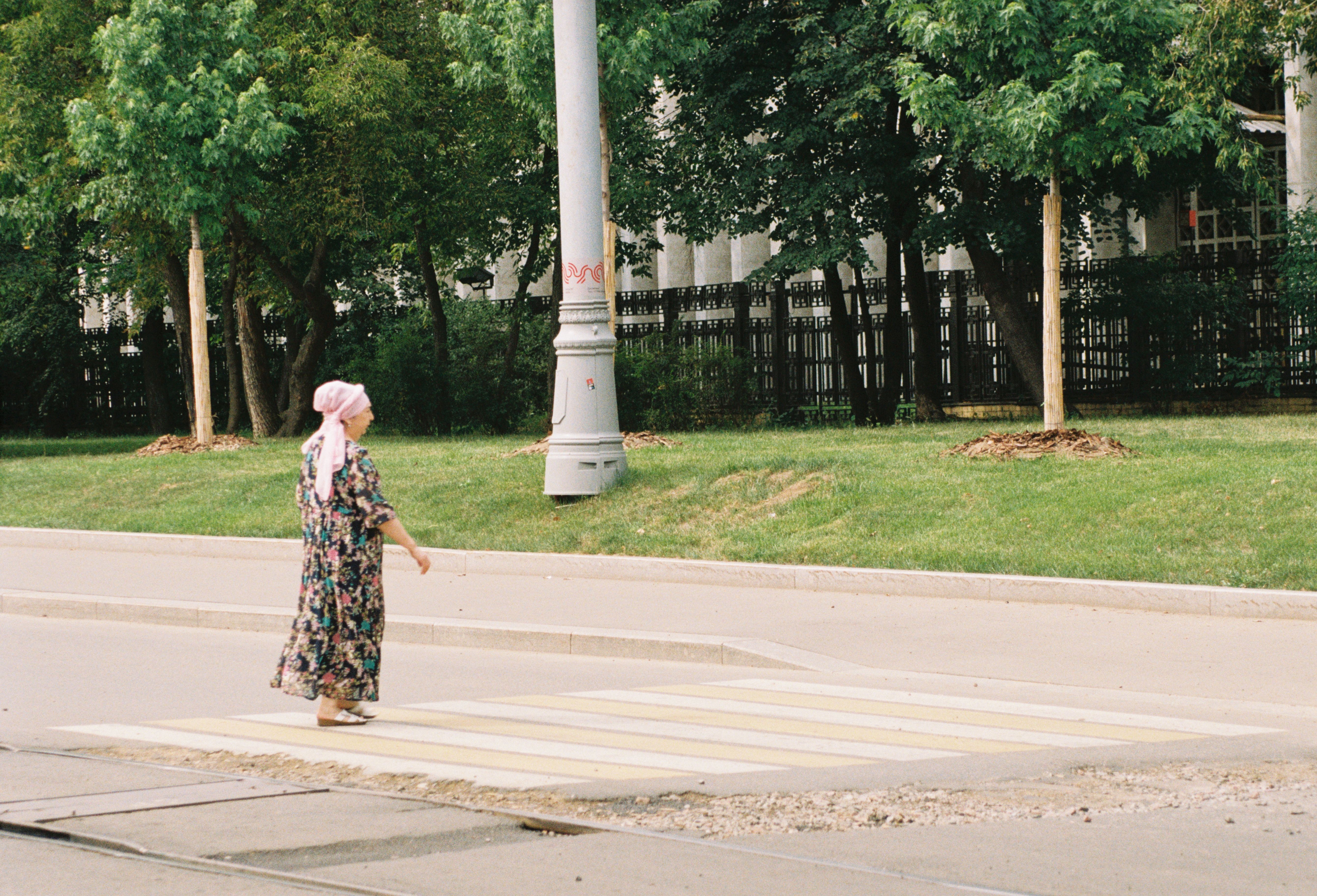 Woman Crossing the Road · Free Stock Photo