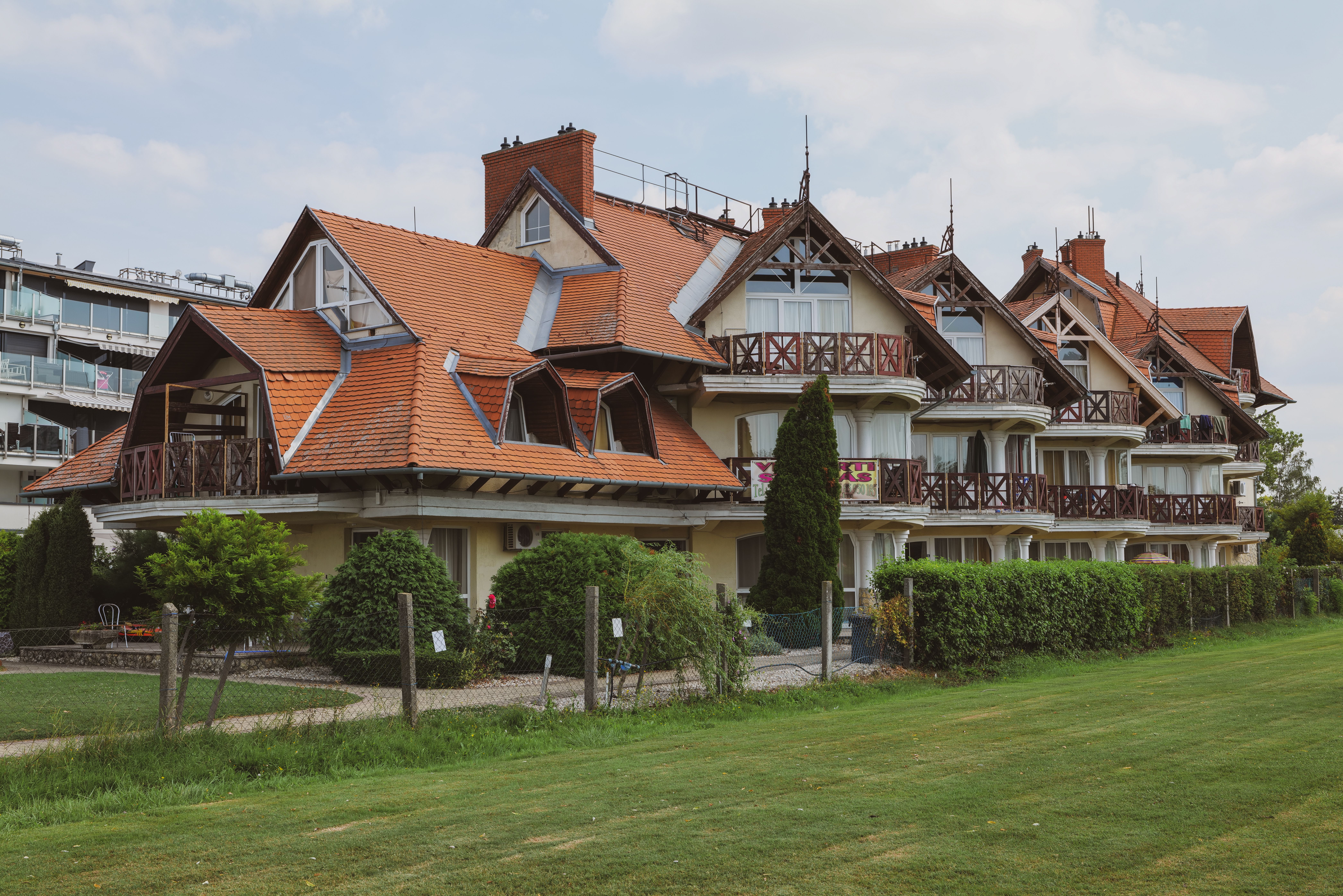 Exterior of a Villa · Free Stock Photo