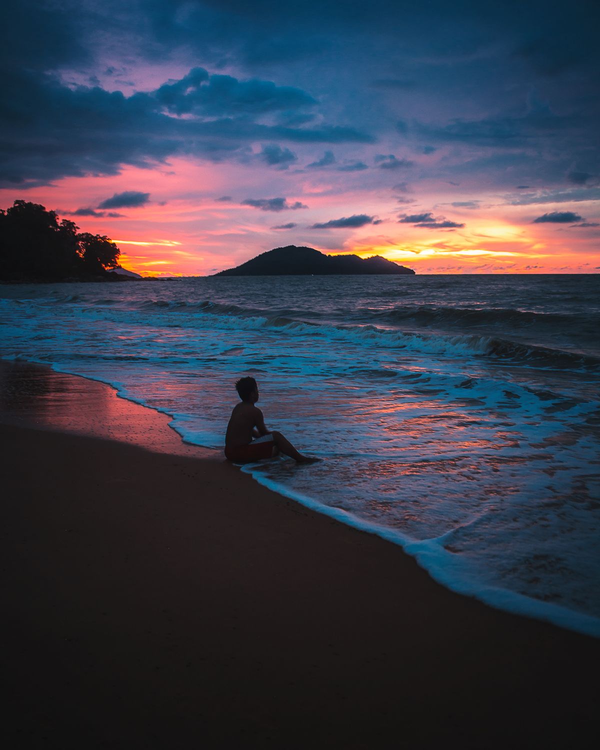 Young Boy At Beach Photos, Download The BEST Free Young Boy At Beach ...
