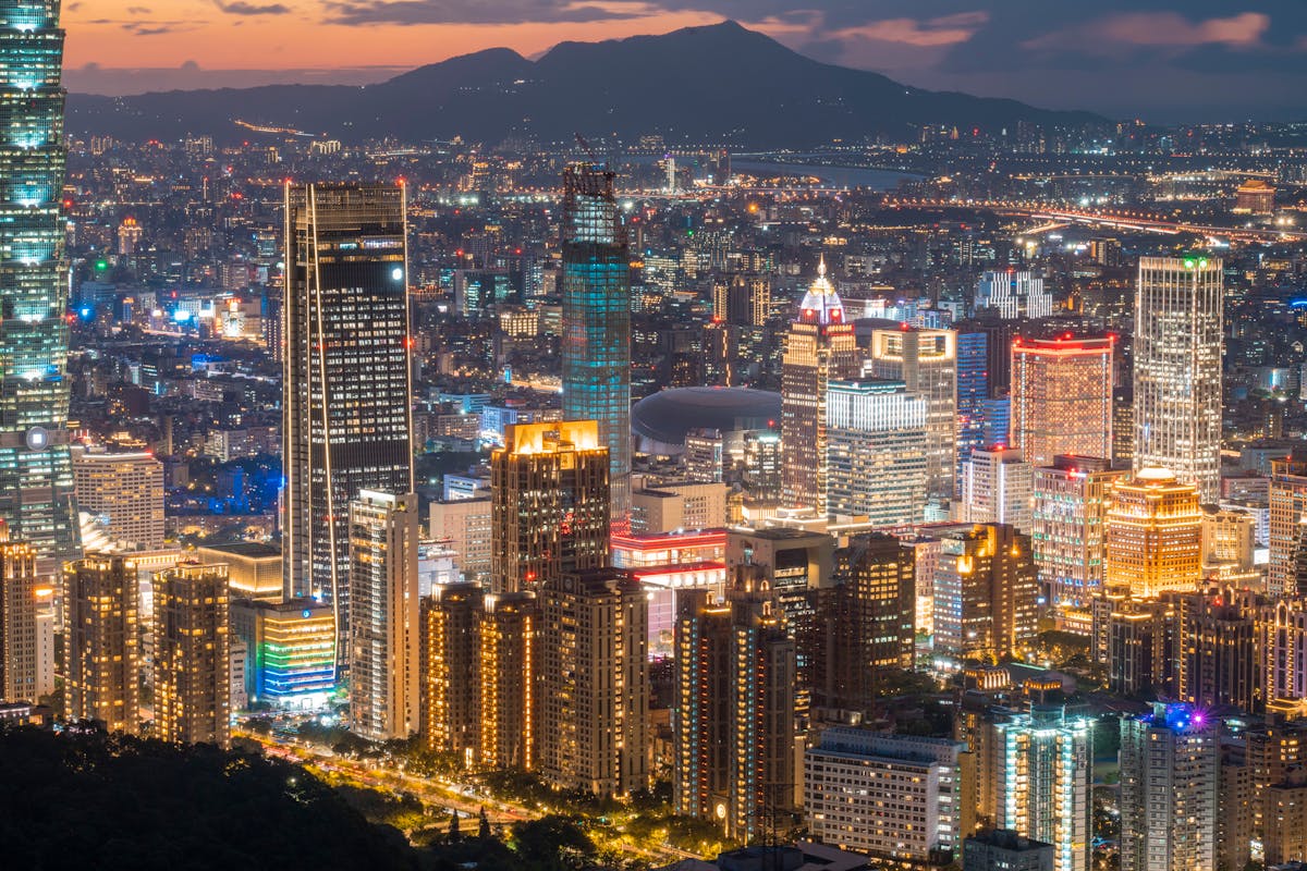 Cities Night Photos, Download The BEST Free Cities Night Stock Photos ...