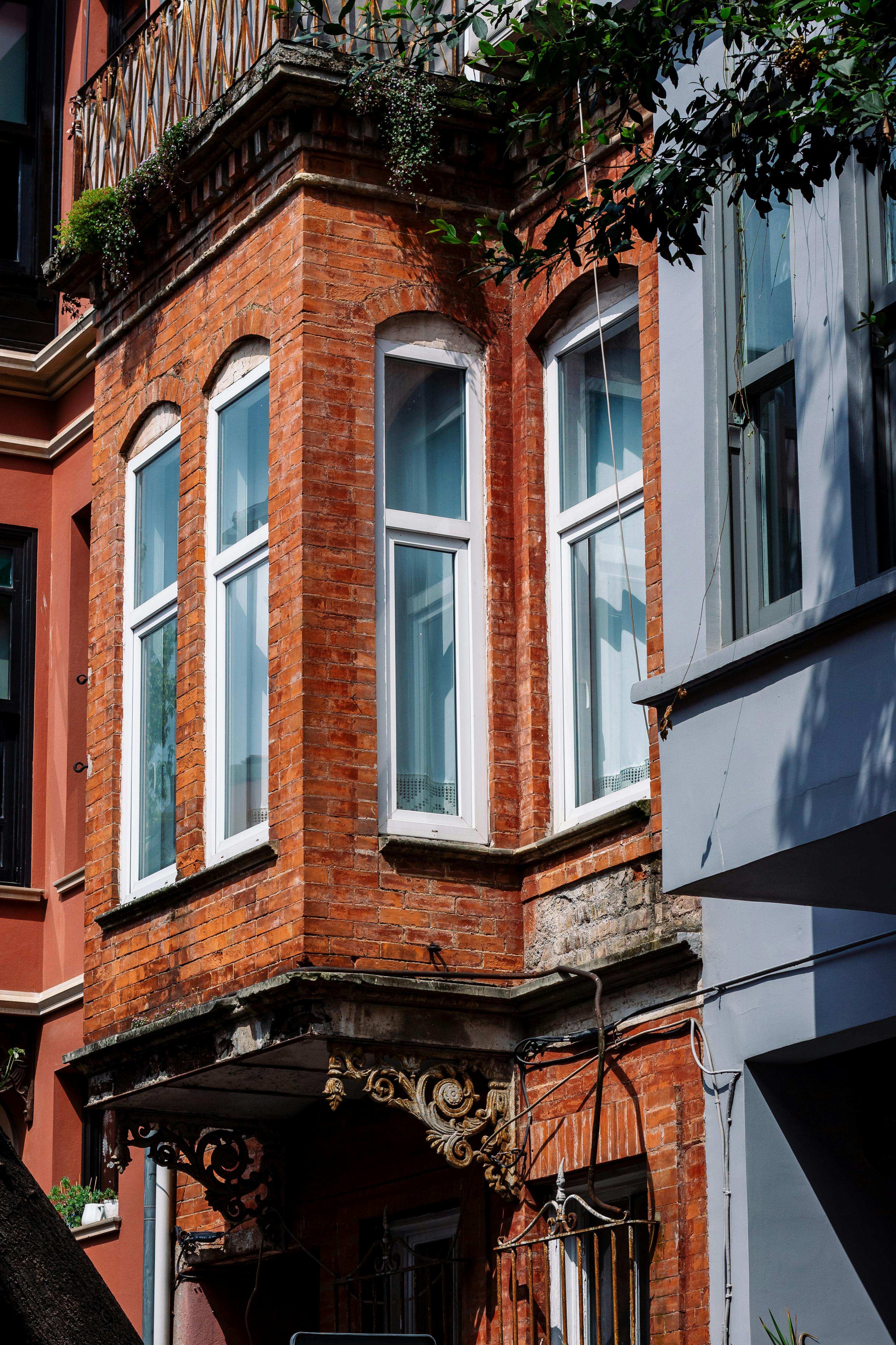 Windows in a Traditional Tenement · Free Stock Photo