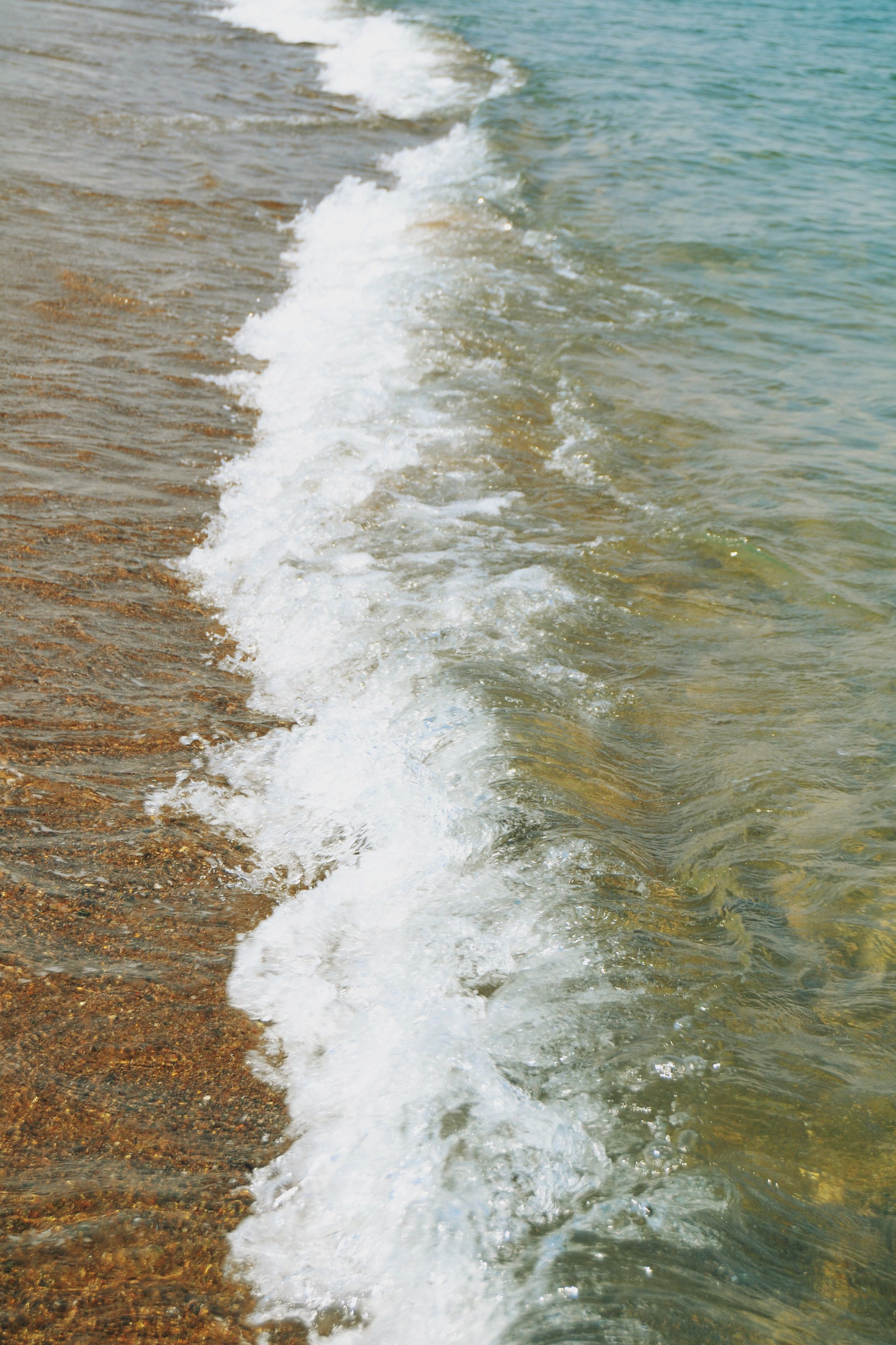 Seawaves on Sands · Free Stock Photo