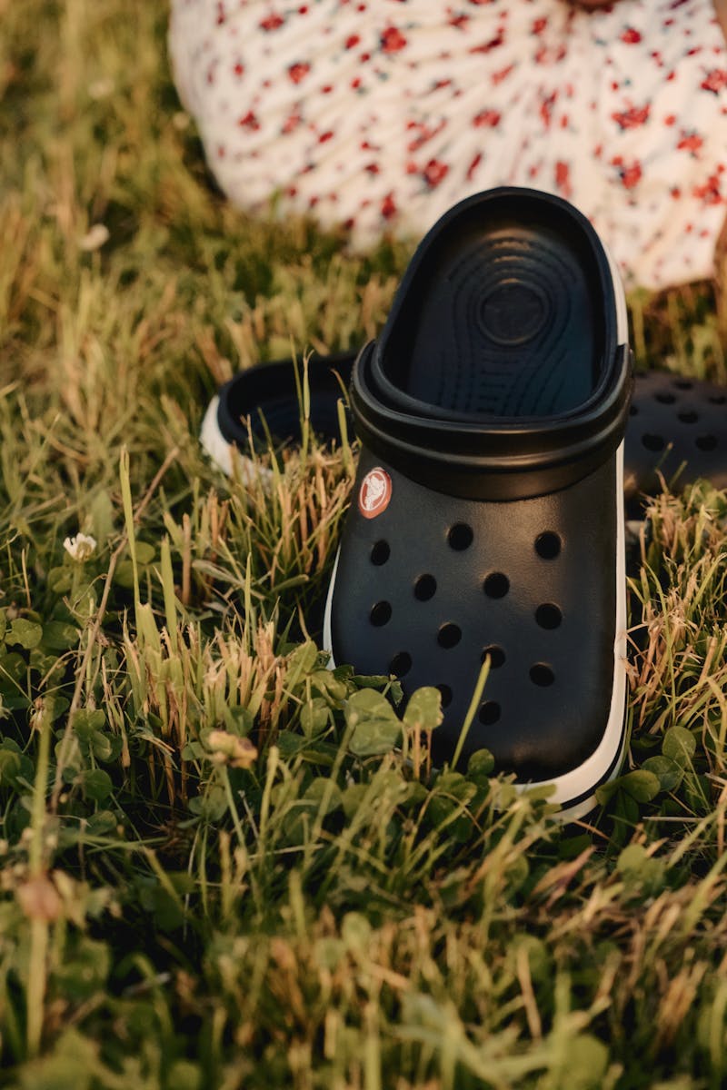 Black Crocs Photos, Download The BEST Free Black Crocs Stock Photos ...