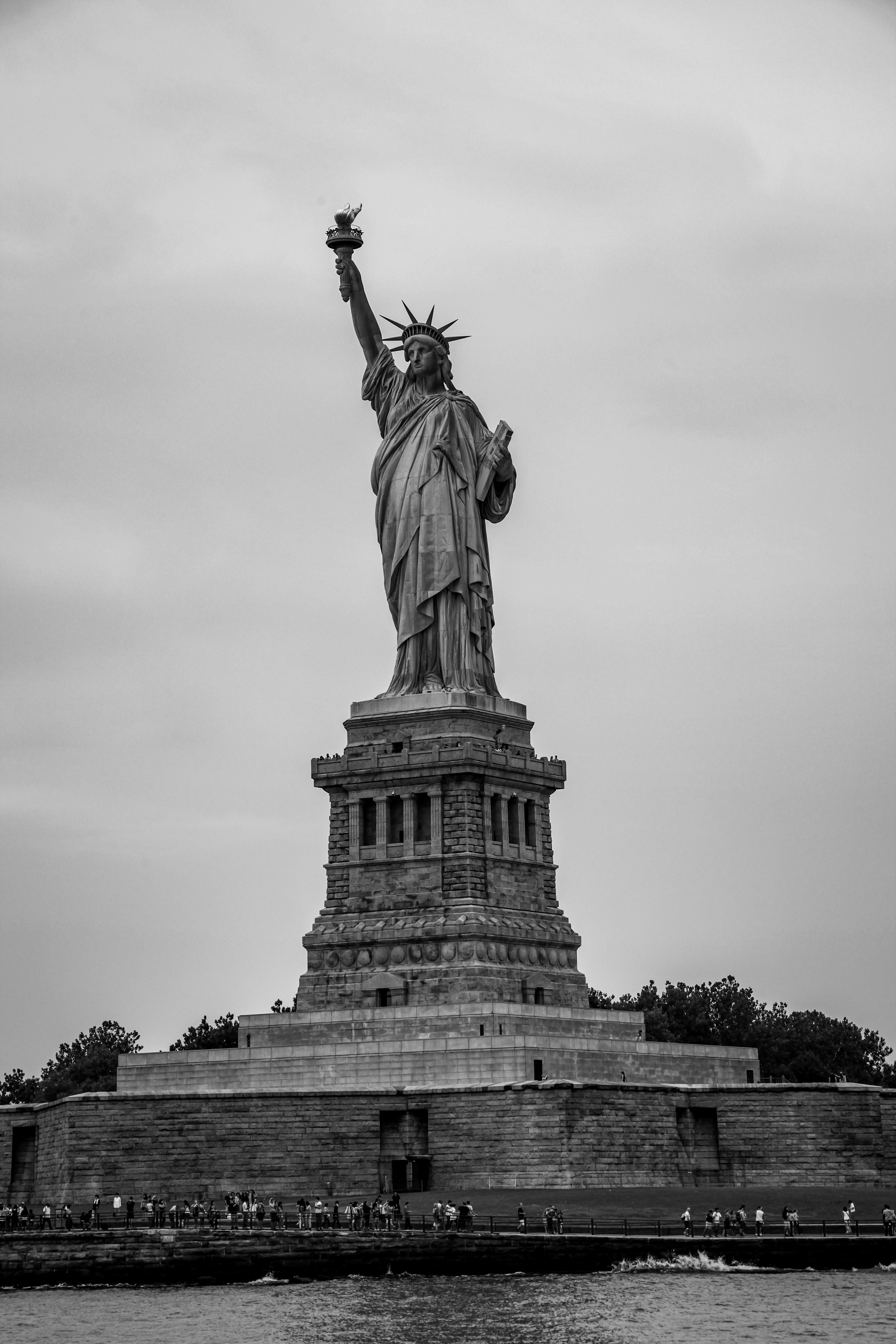 Black and White Shot of Statue of Liberty · Free Stock Photo