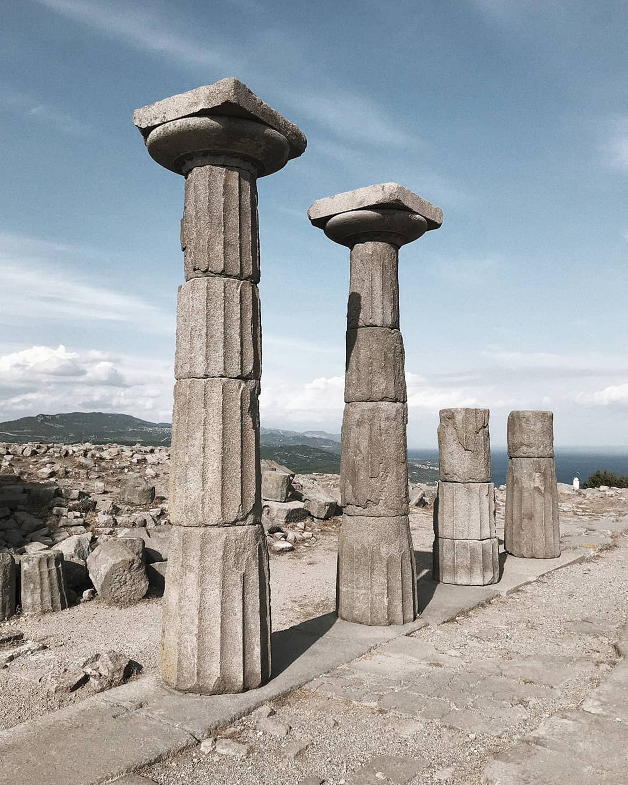 Old Ruin Column · Free Stock Photo