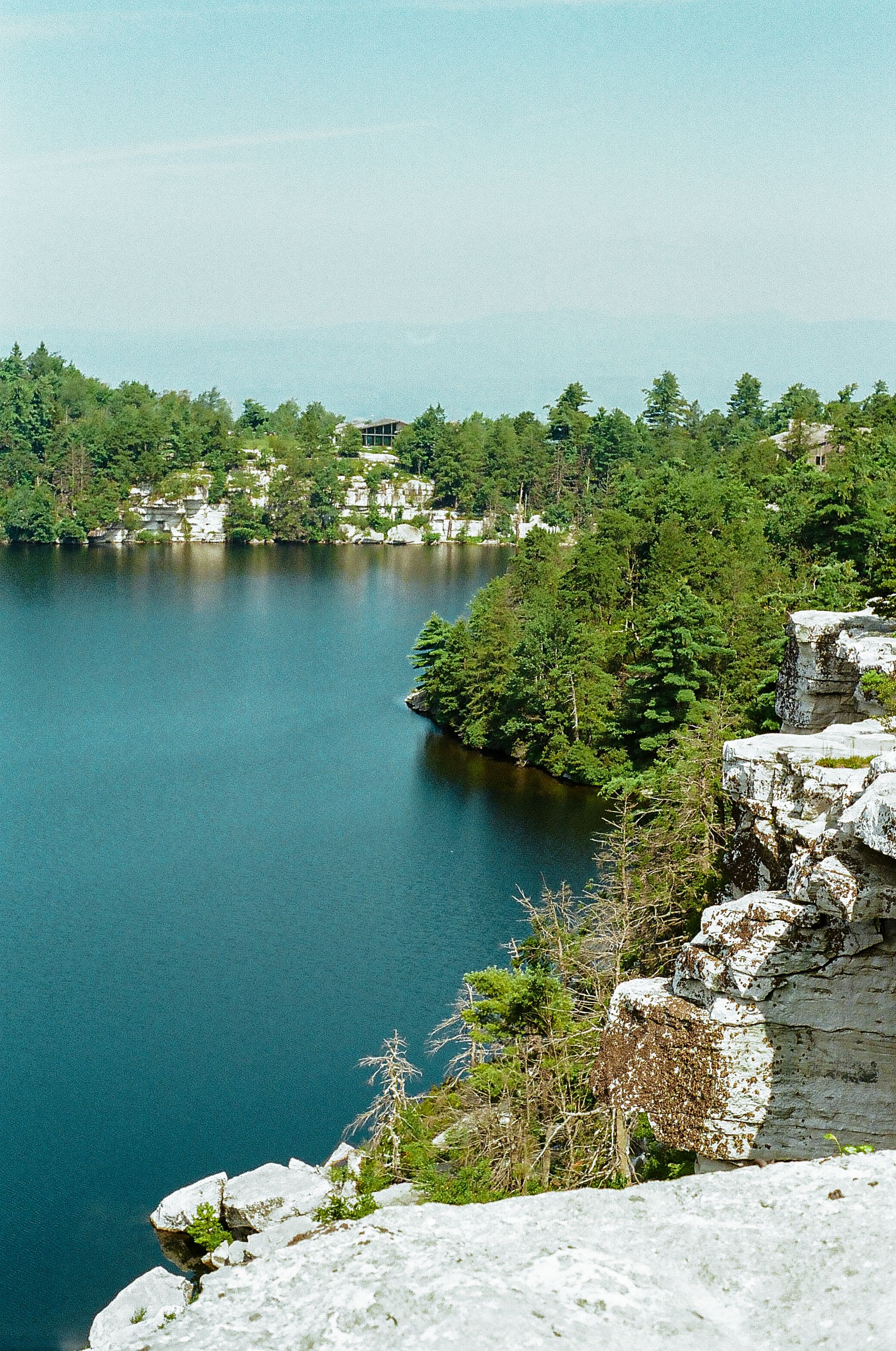 Lake Minnewaska in USA · Free Stock Photo