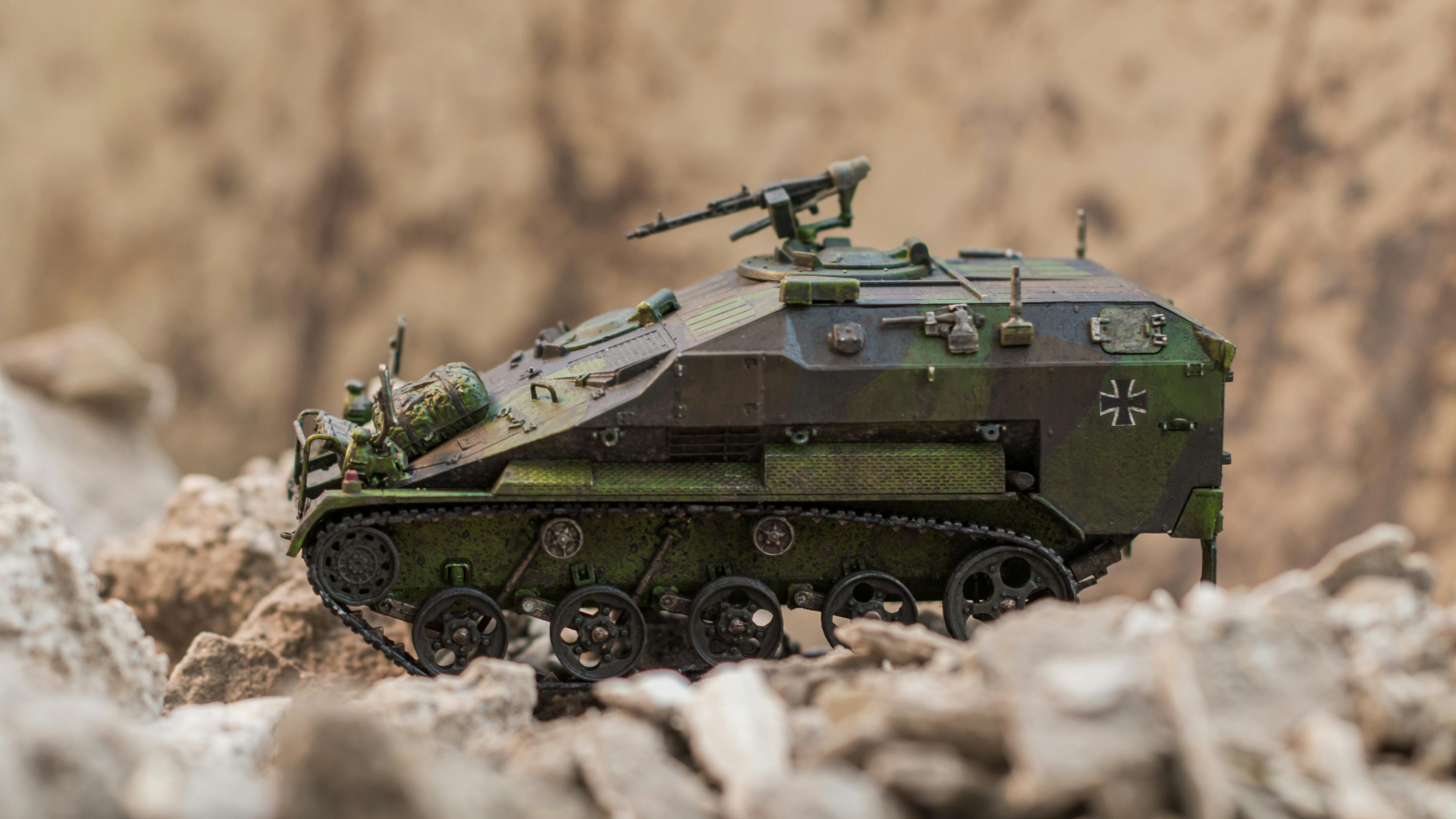 My model of the German light tank Wiesel II in 1:35 · Free Stock Photo