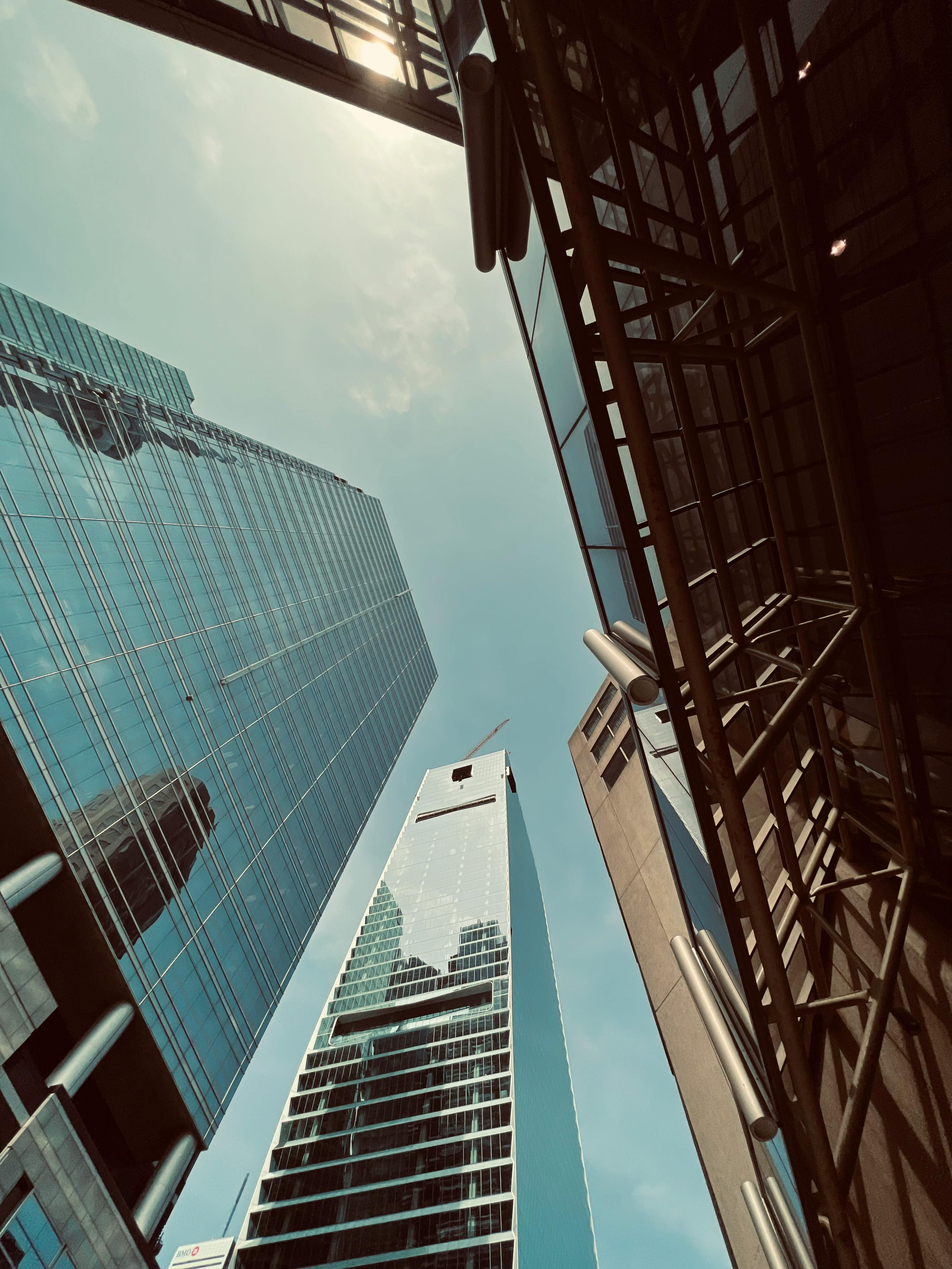 White and Brown City Buildings · Free Stock Photo