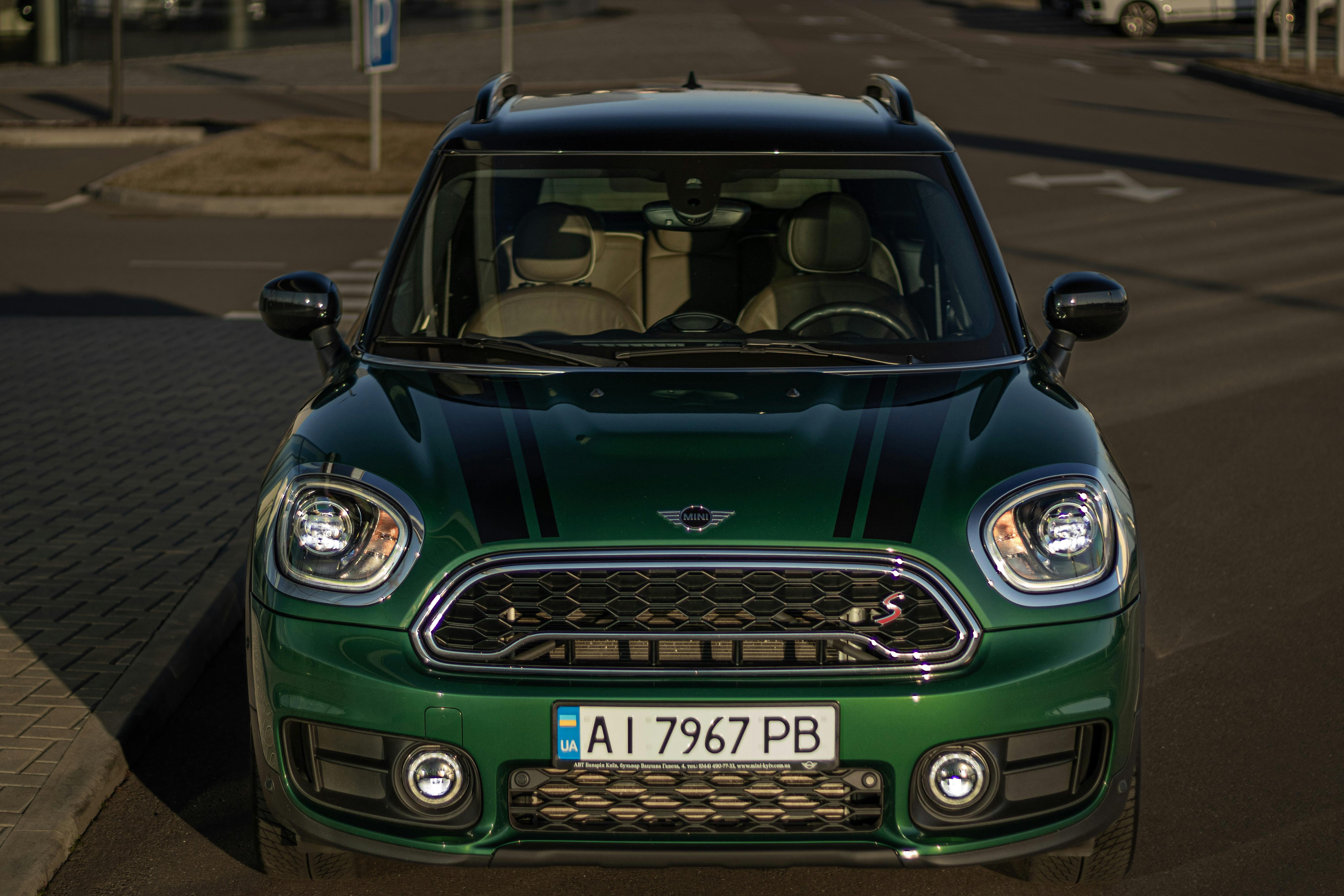 Green Mini Cooper · Free Stock Photo