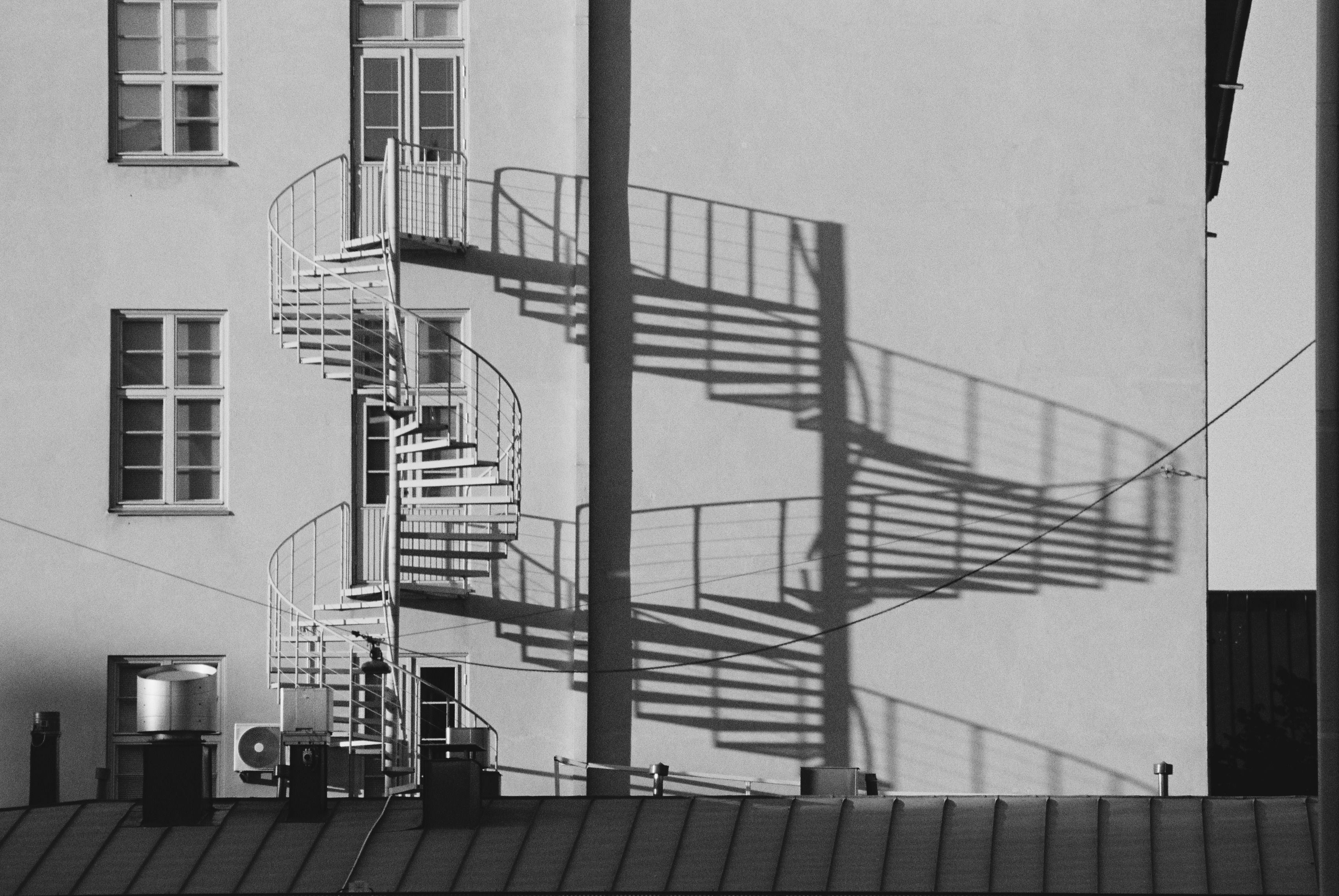 Grayscale Photo of Building · Free Stock Photo