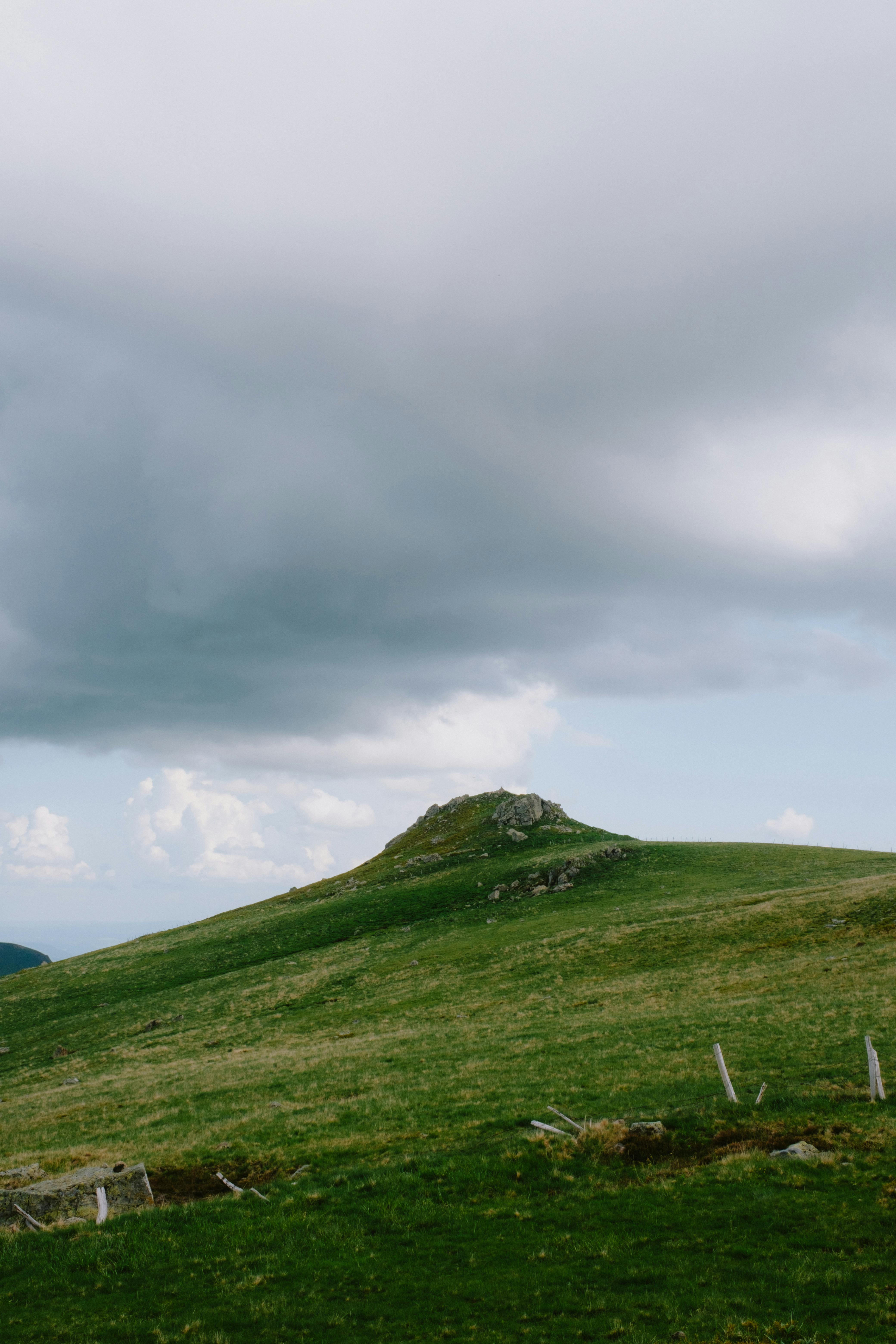 Cloud over Hills · Free Stock Photo