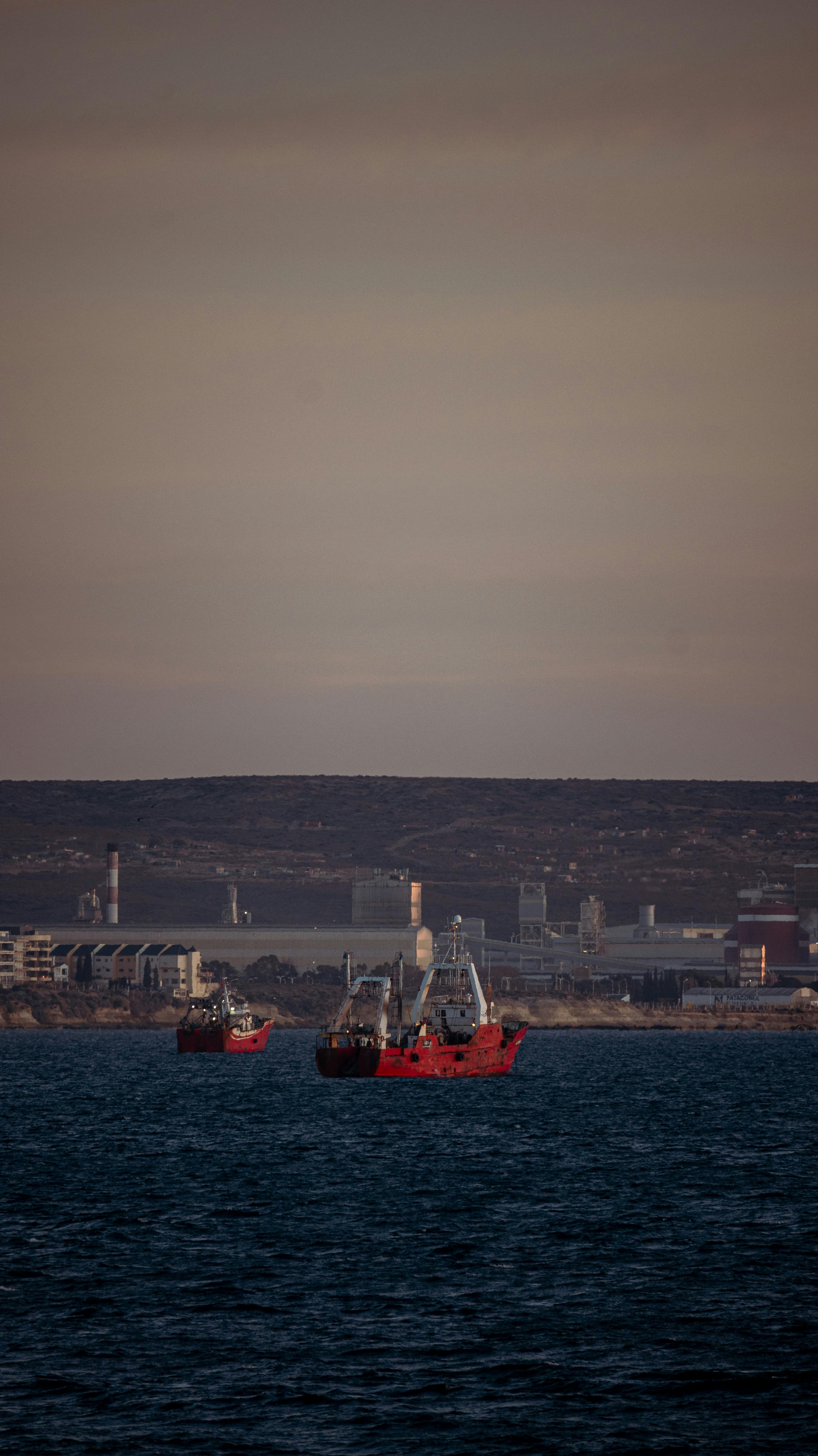 Foto de stock gratuita sobre agua, agua oscura, anochecer, architecture ...