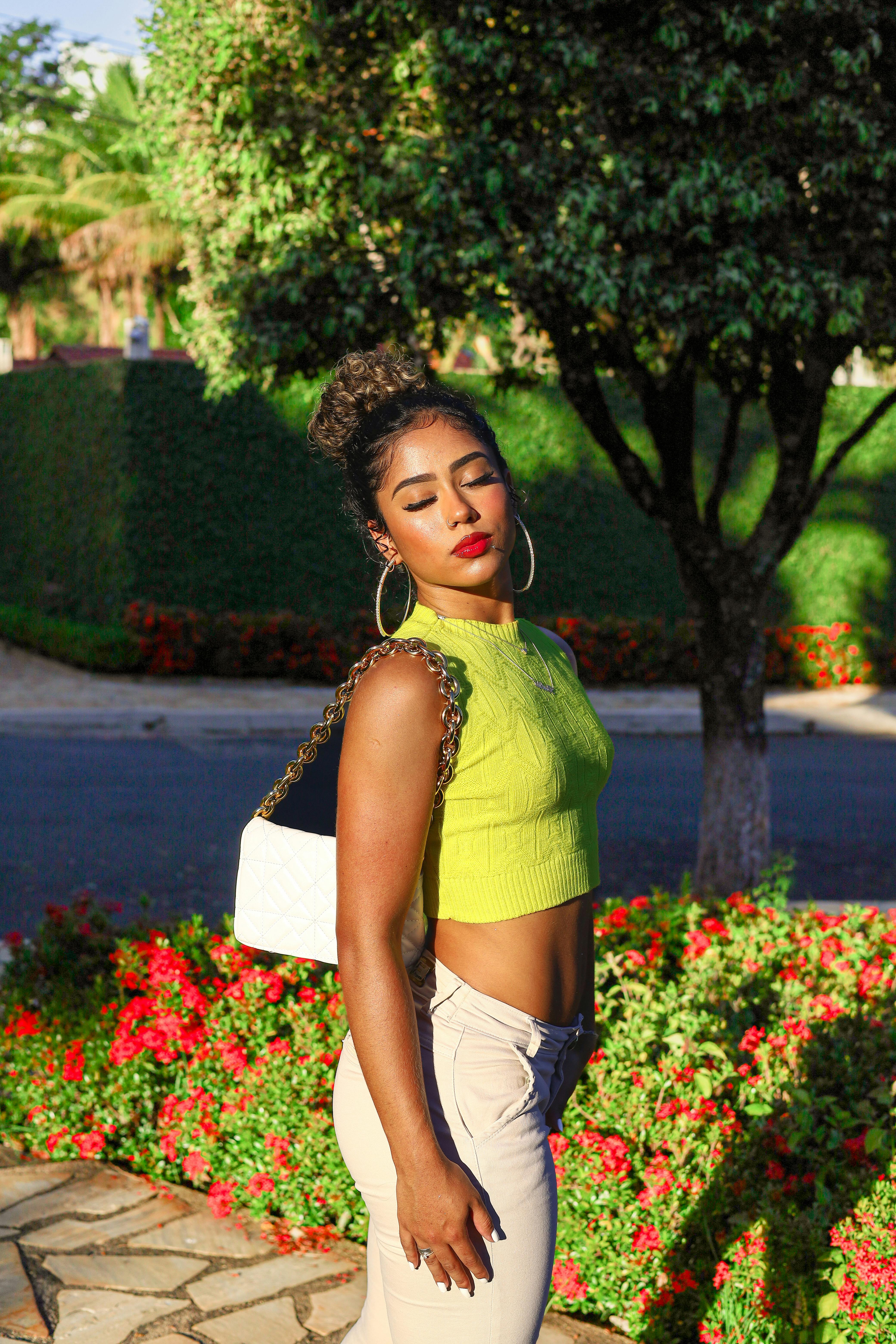 Cropped Top Photos, Download The BEST Free Cropped Top Stock Photos ...