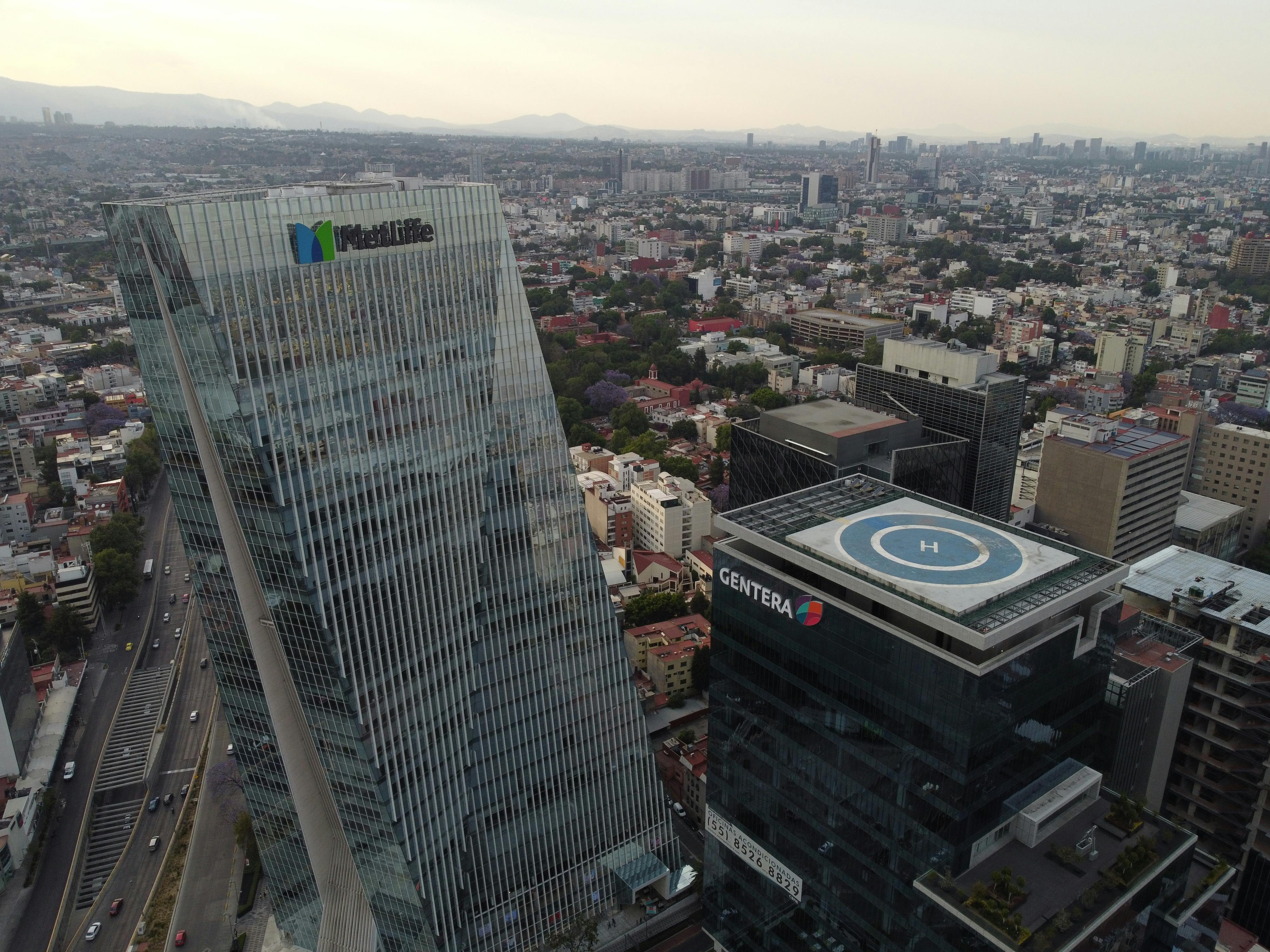 Manacar Skyscraper in Mexico City · Free Stock Photo