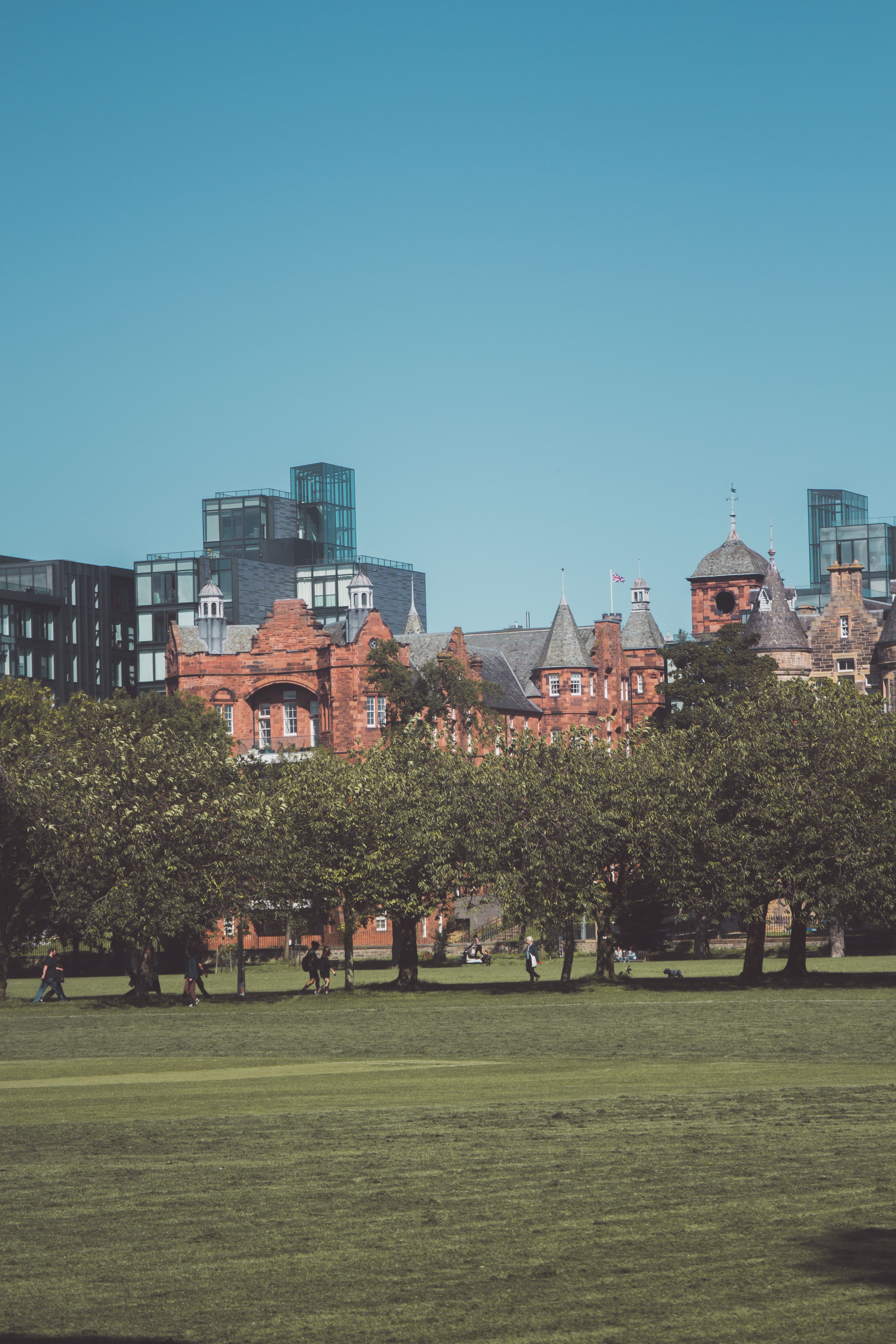 Public Park, the Meadows, in Edinburgh, Scotland · Free Stock Photo
