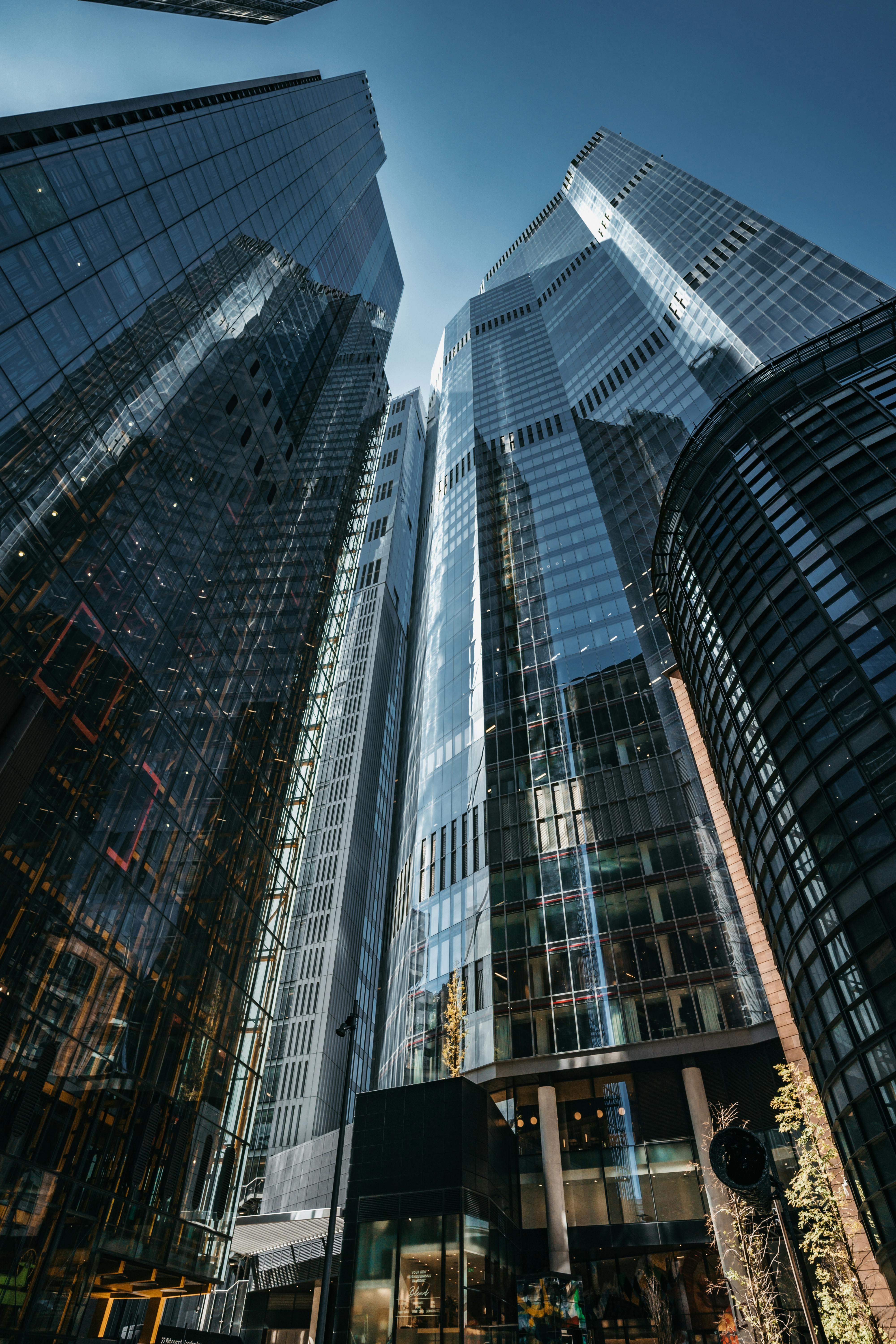 Grey Concrete Round High Rise Building · Free Stock Photo