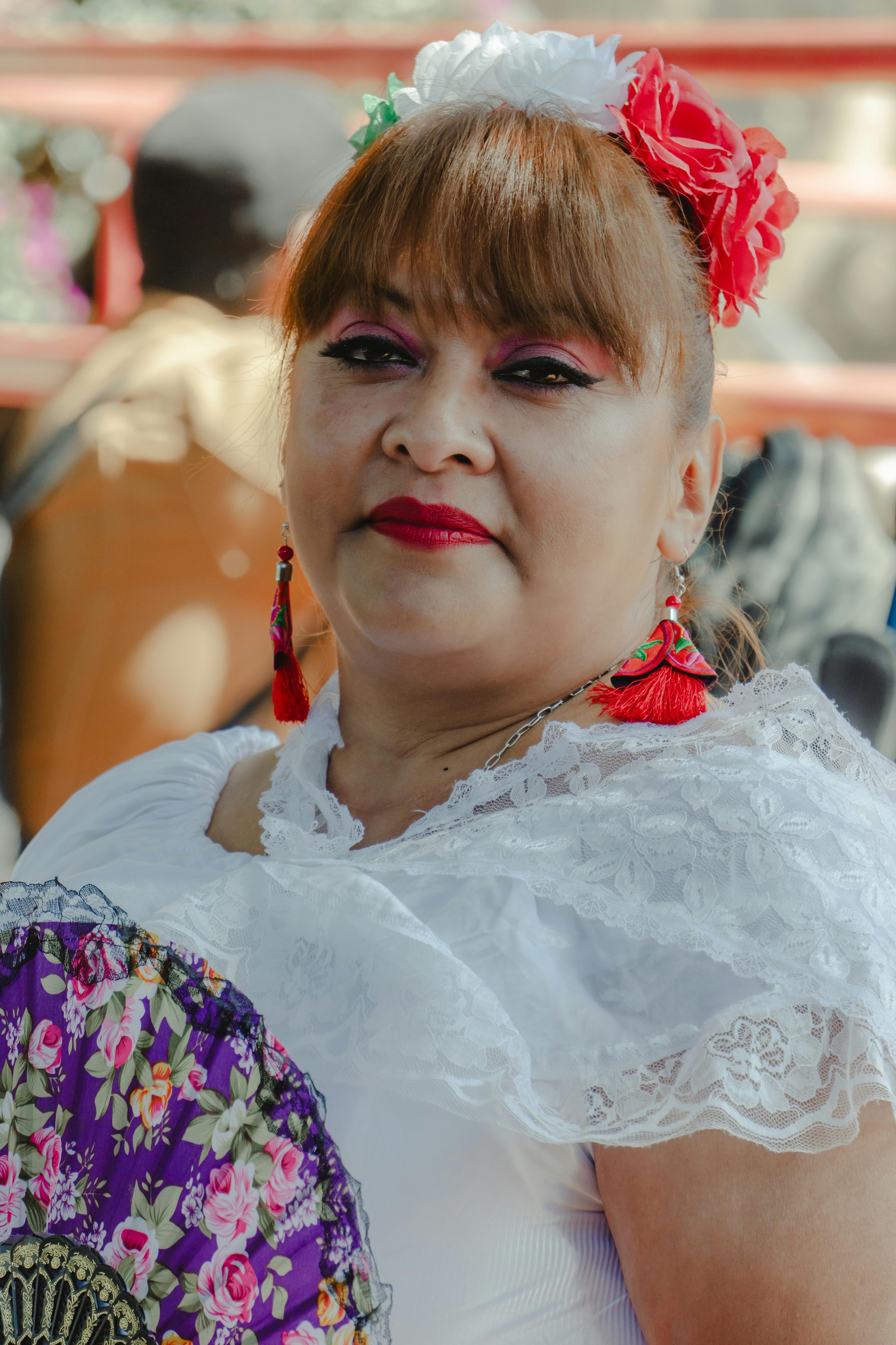 Women Rejecting Flowers Photos, Download The BEST Free Women Rejecting ...