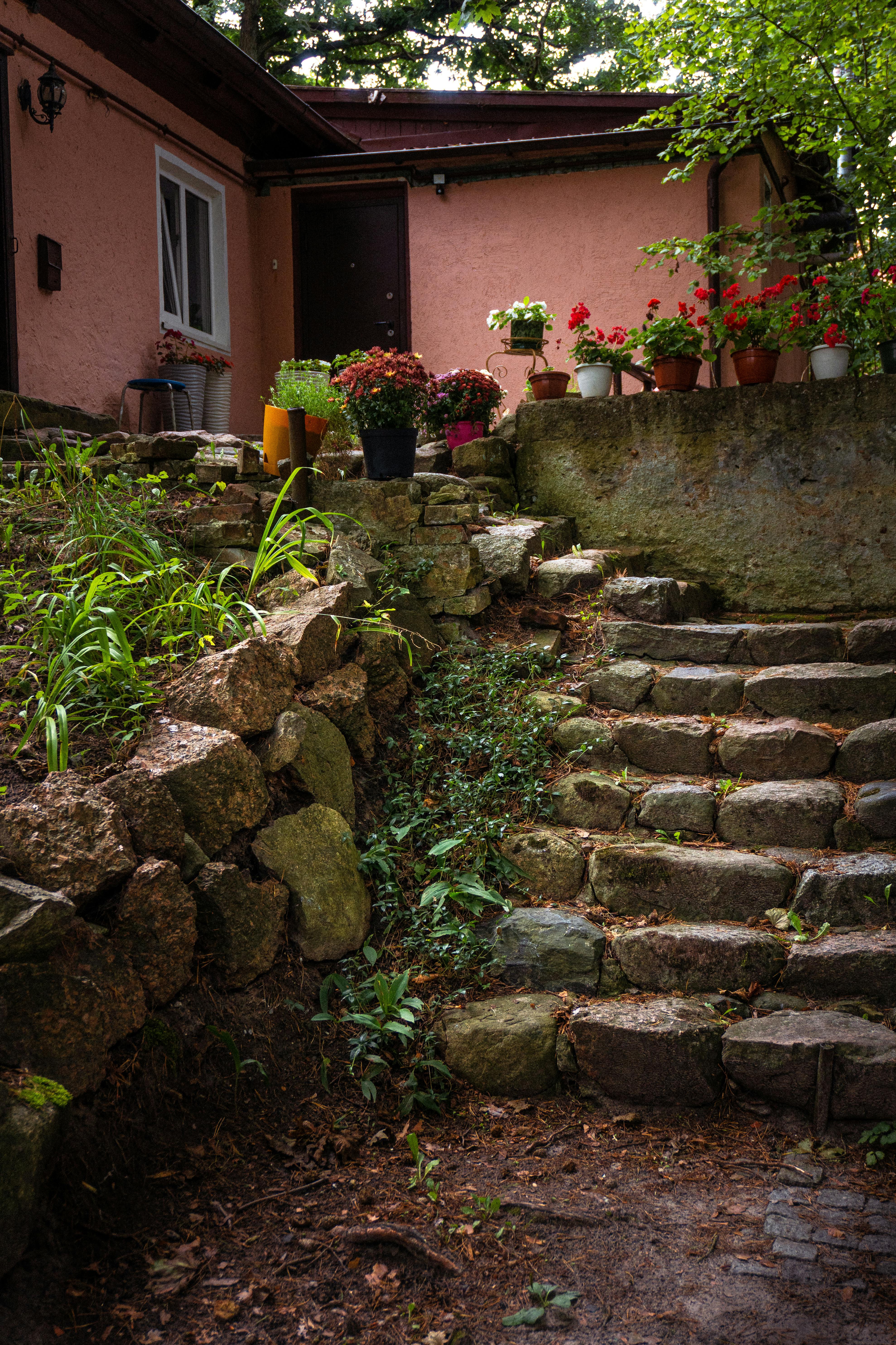 A House and Steps · Free Stock Photo