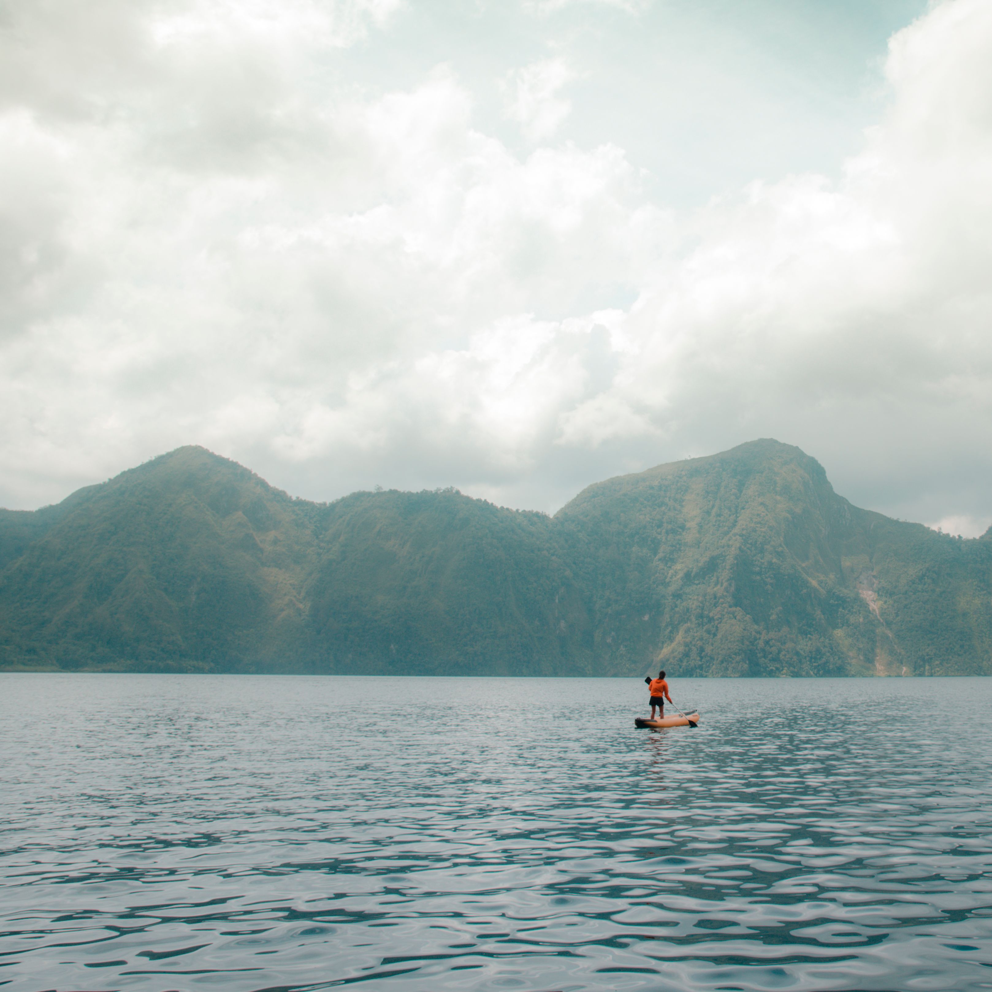 Person Canoeing on Lake · Free Stock Photo