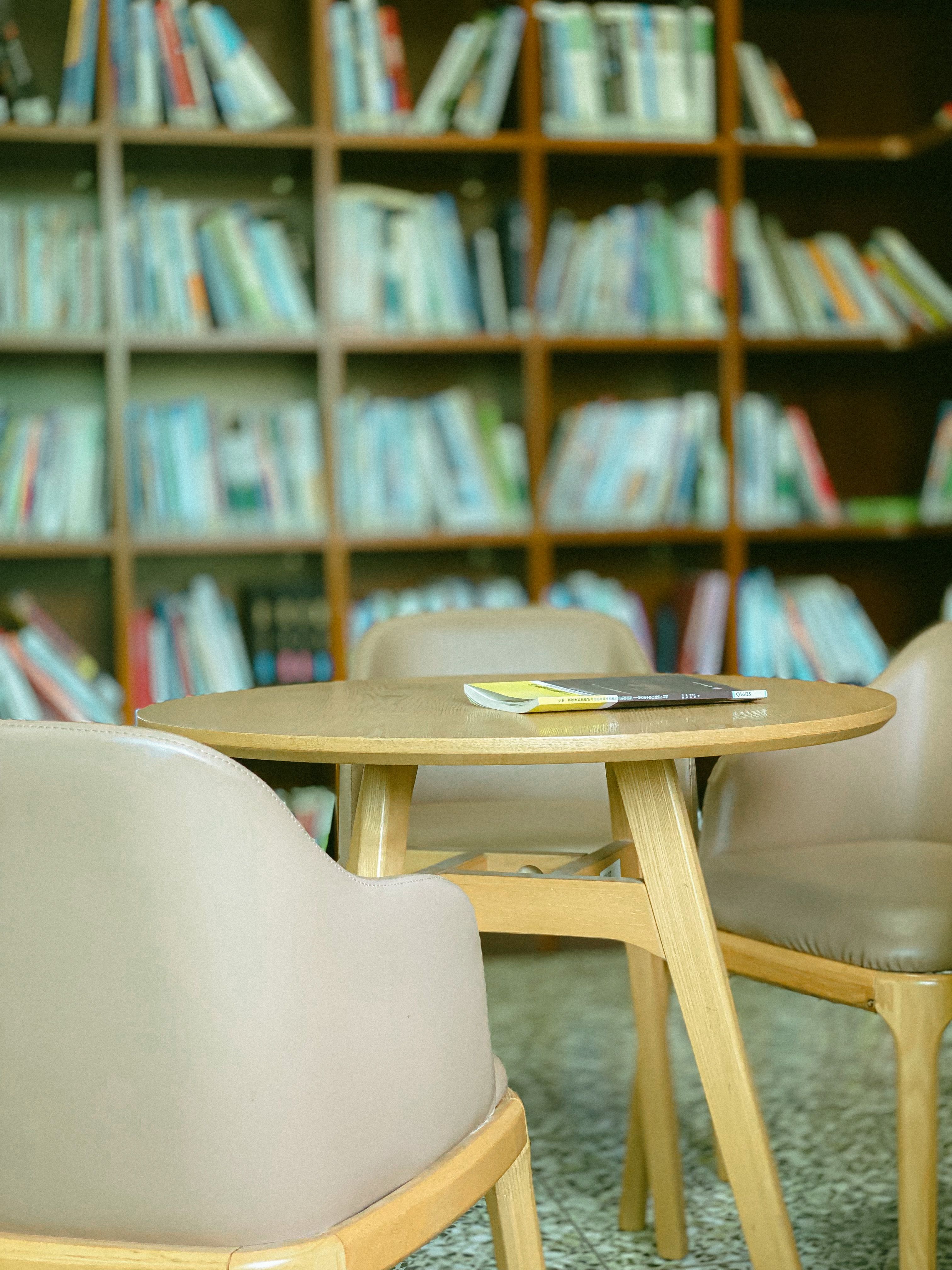 Interior of Library · Free Stock Photo