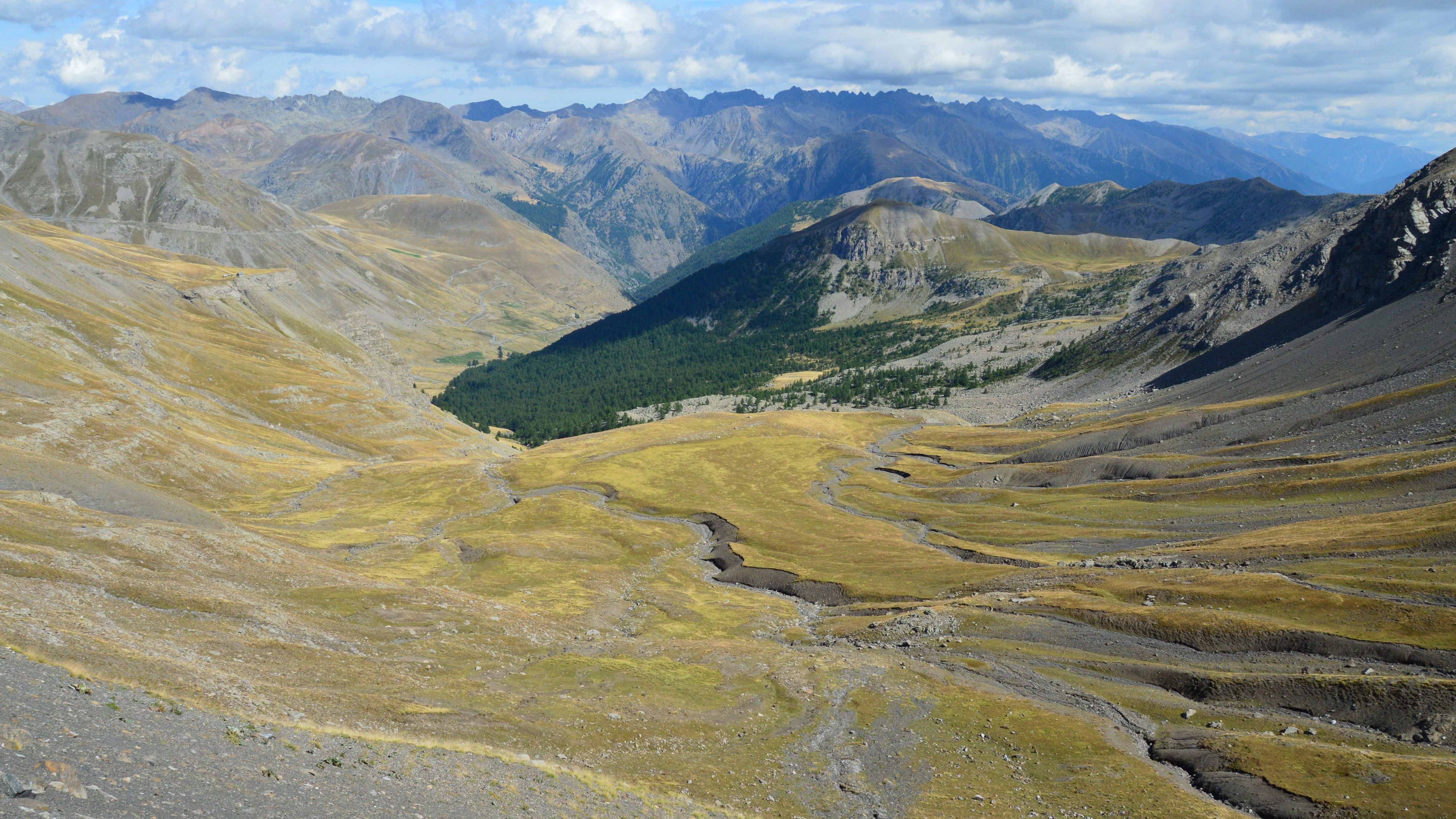View of a Large Mountain Valley · Free Stock Photo