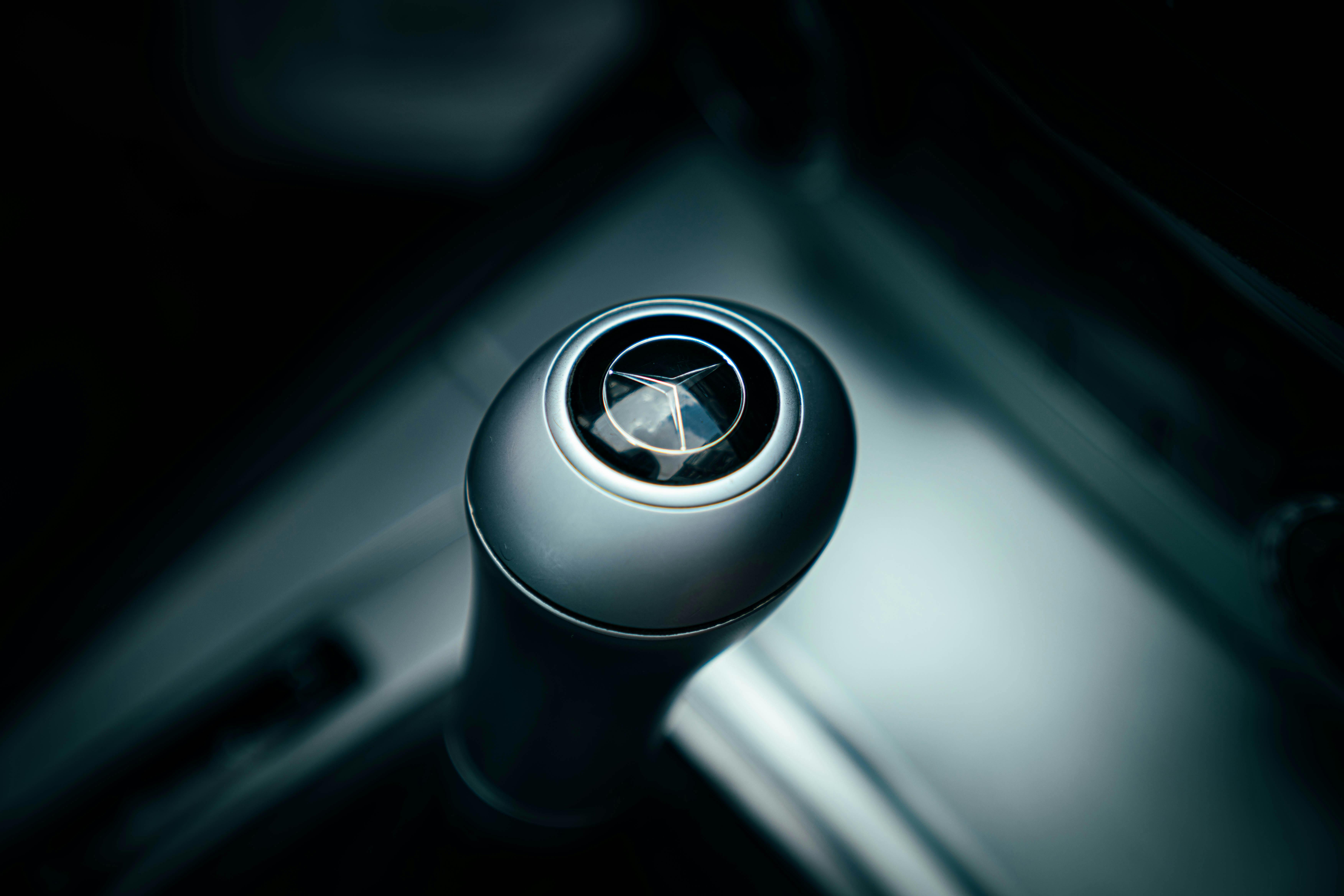 Automatic Gear Lever in Mercedes Car · Free Stock Photo