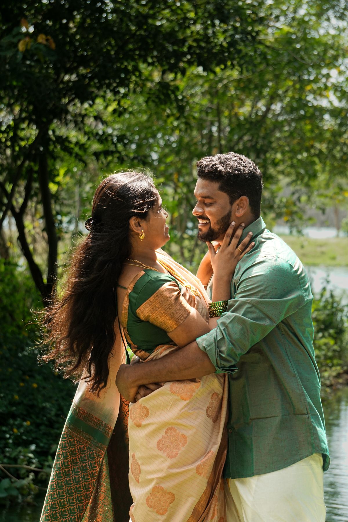 Indian Hugging Photos, Download The BEST Free Indian Hugging Stock ...