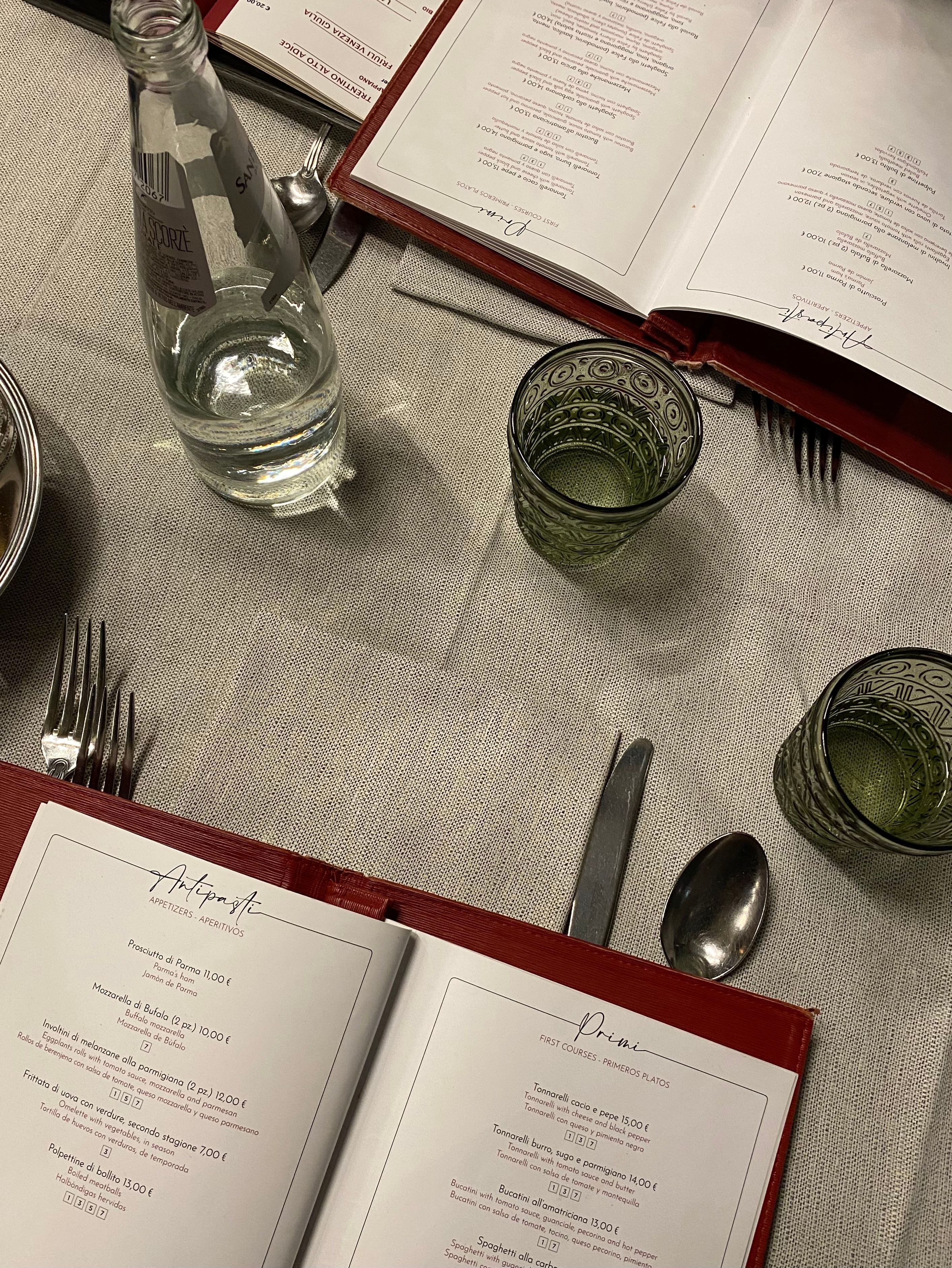 Red Menus Photos, Download The BEST Free Red Menus Stock Photos & HD Images