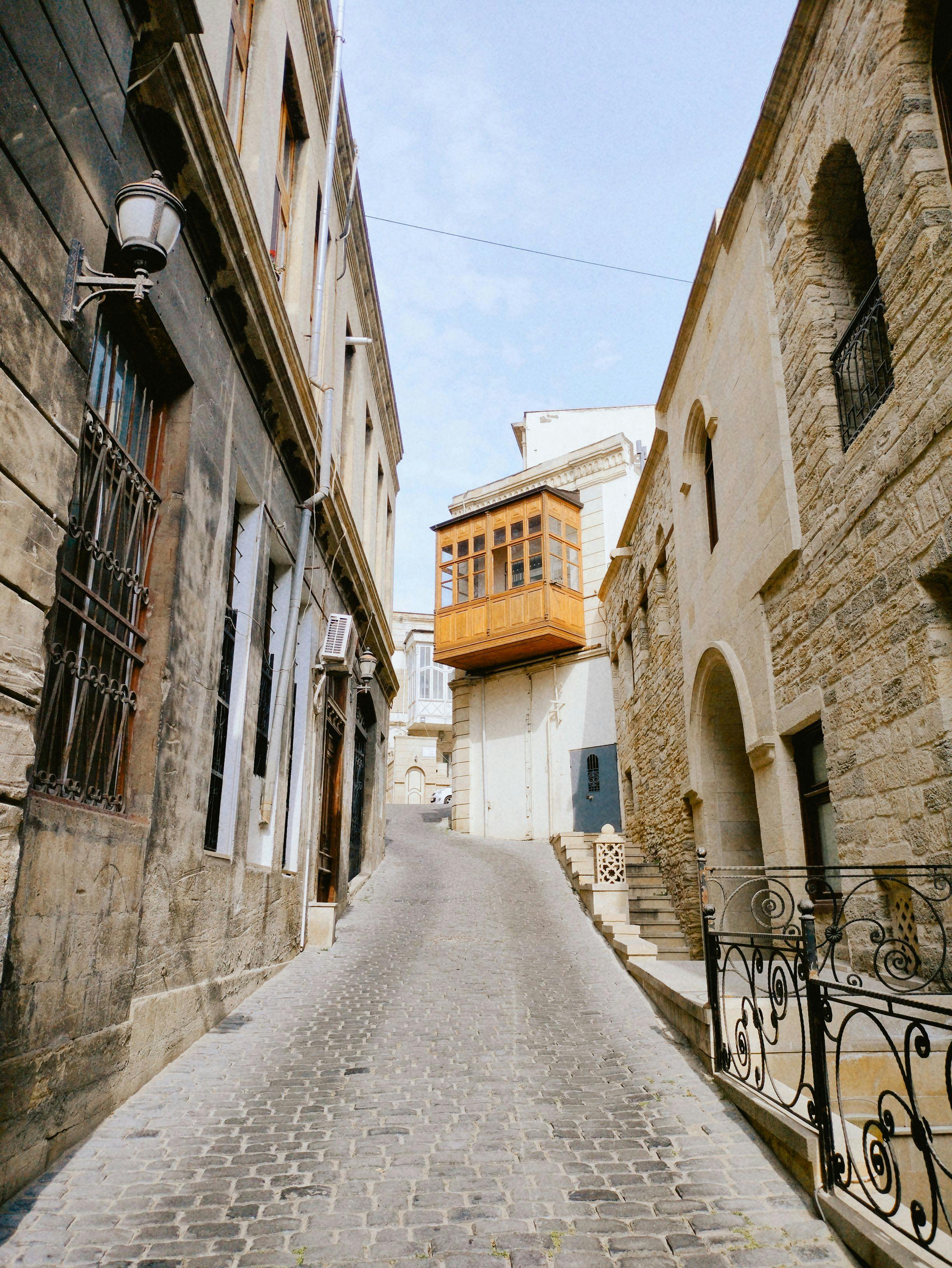 Photo Of An Alley · Free Stock Photo