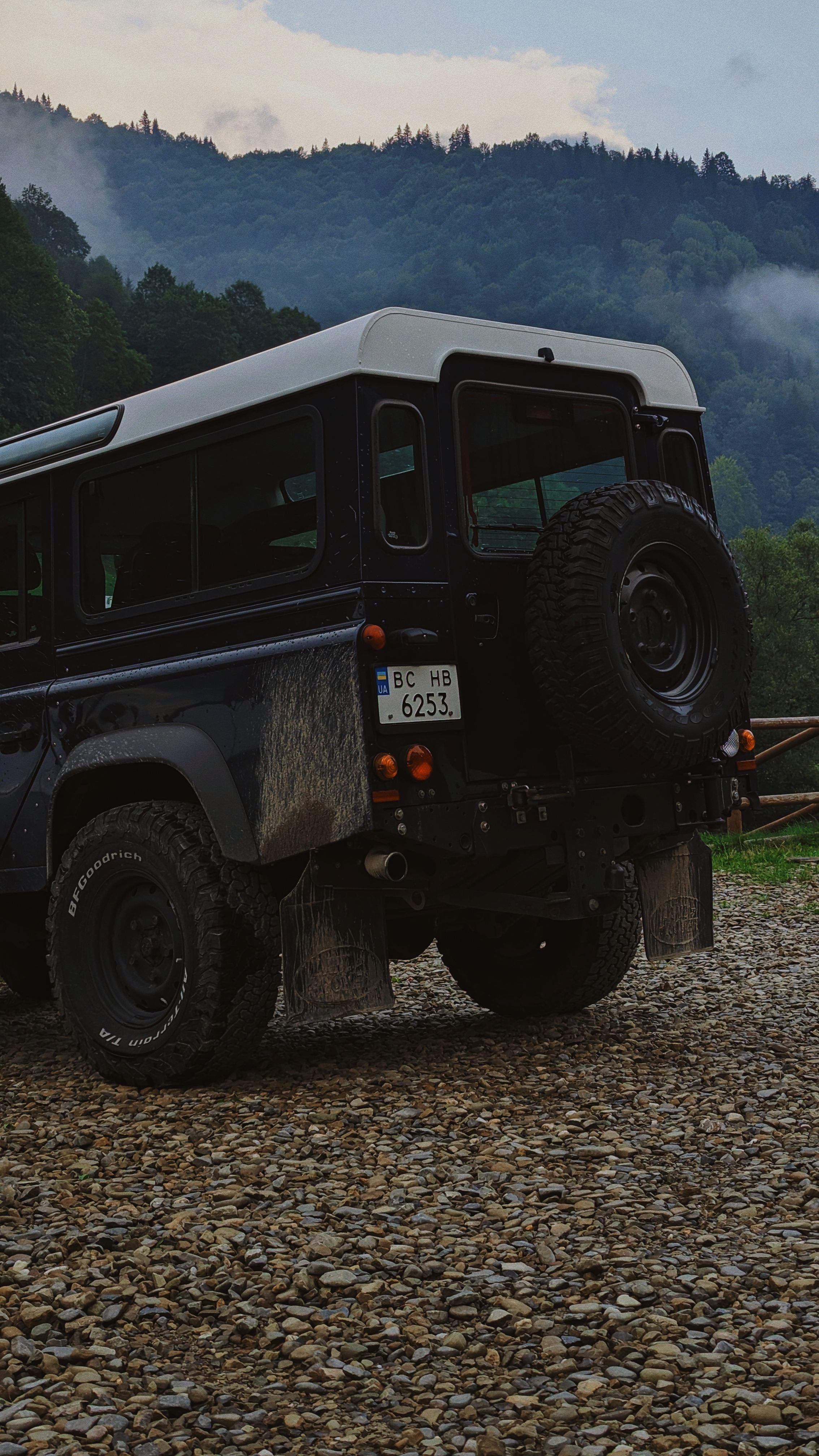 4x4 in Mountains in the Evening · Free Stock Photo