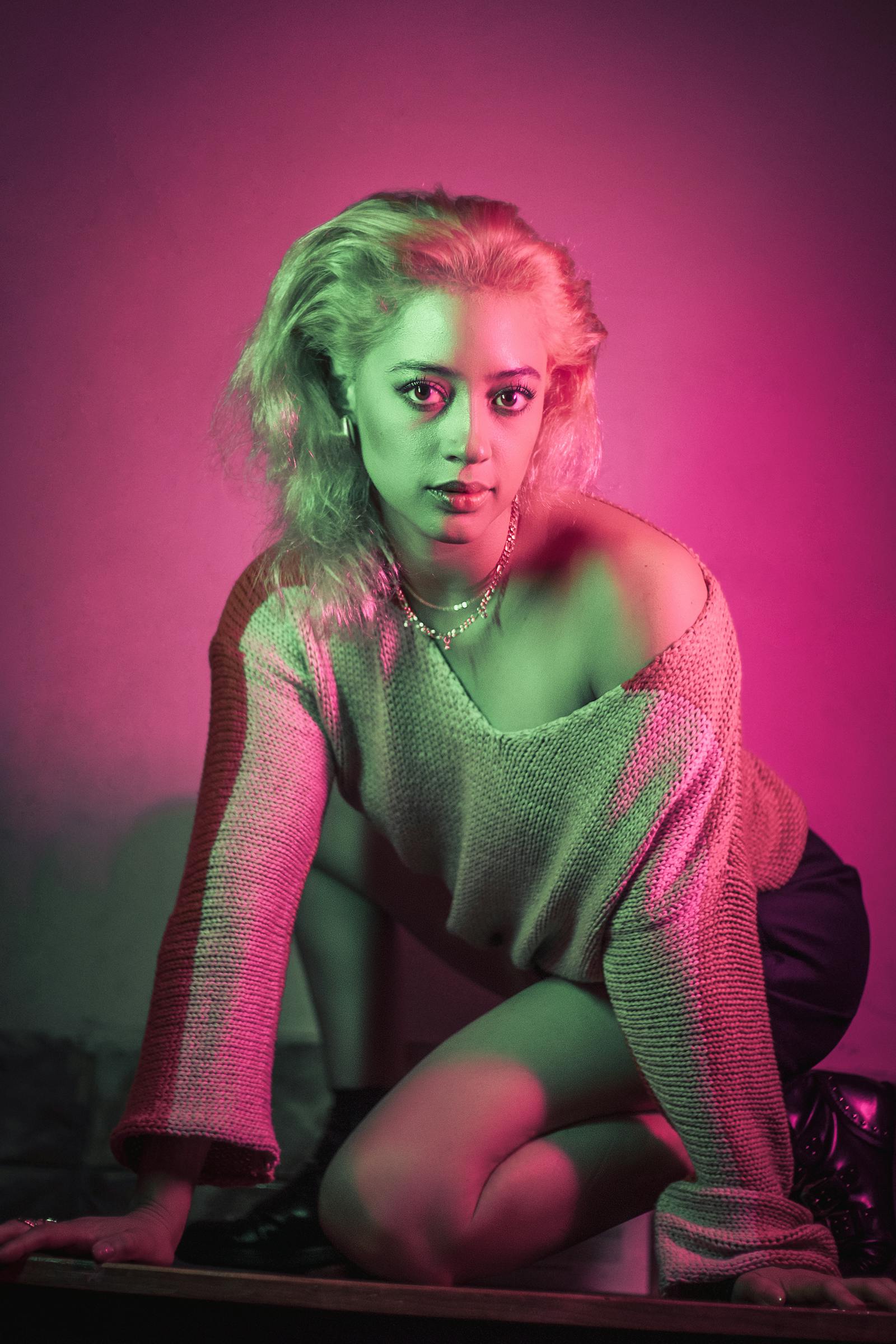 Model In Pink Background Photos, Download The BEST Free Model In Pink ...