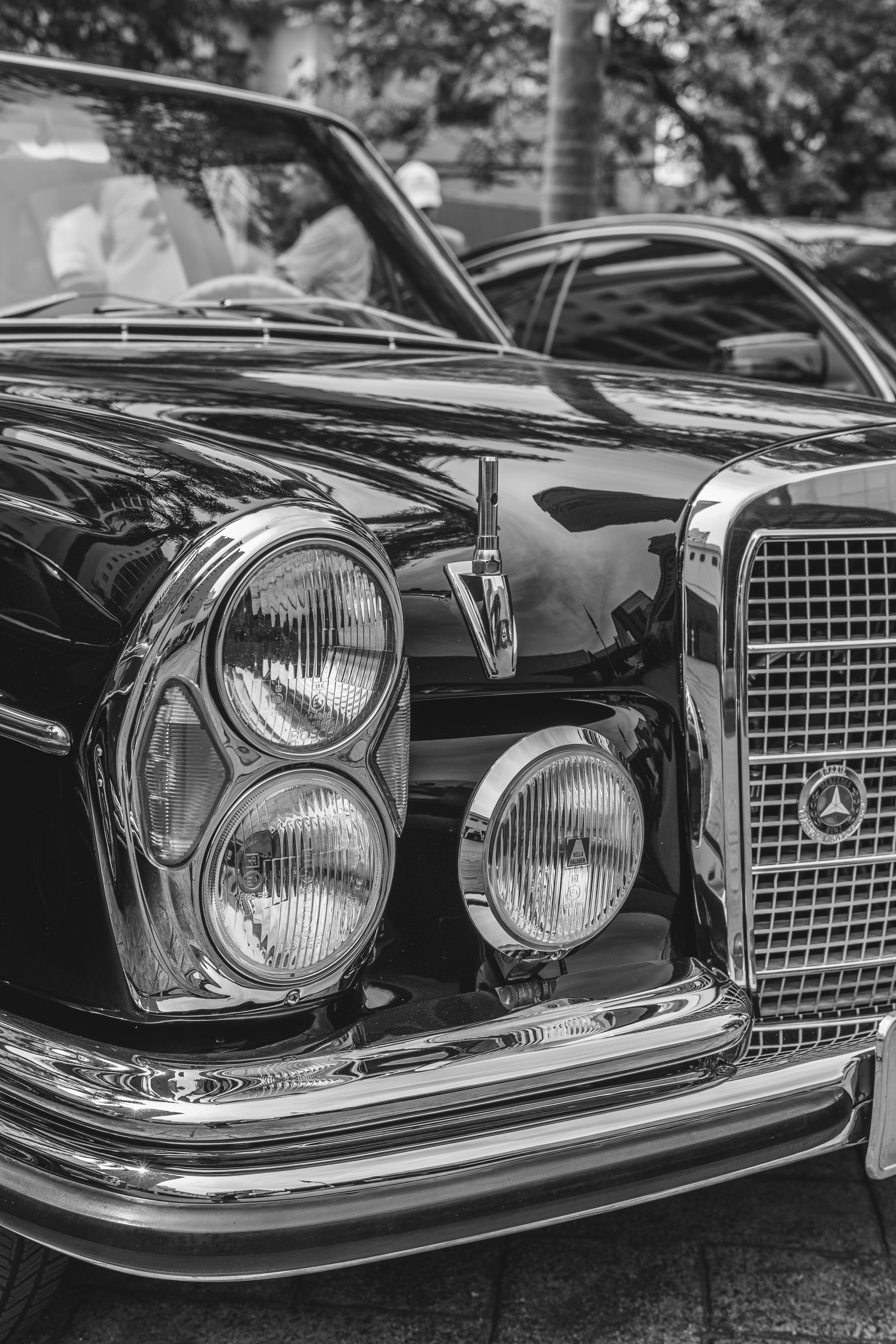 Headlight of Vintage Mercedes Car · Free Stock Photo