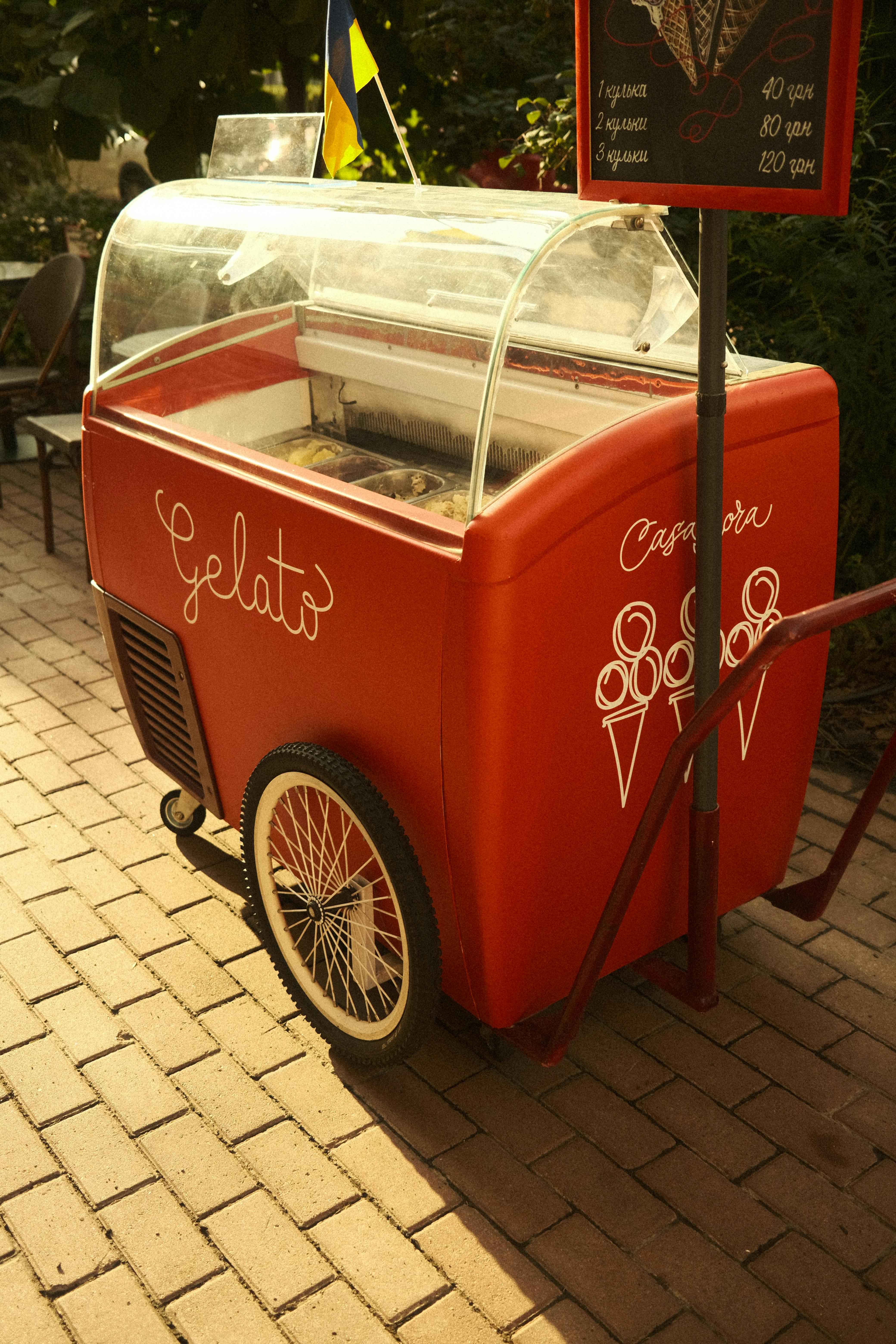 Ice Cream Stand in Summer · Free Stock Photo