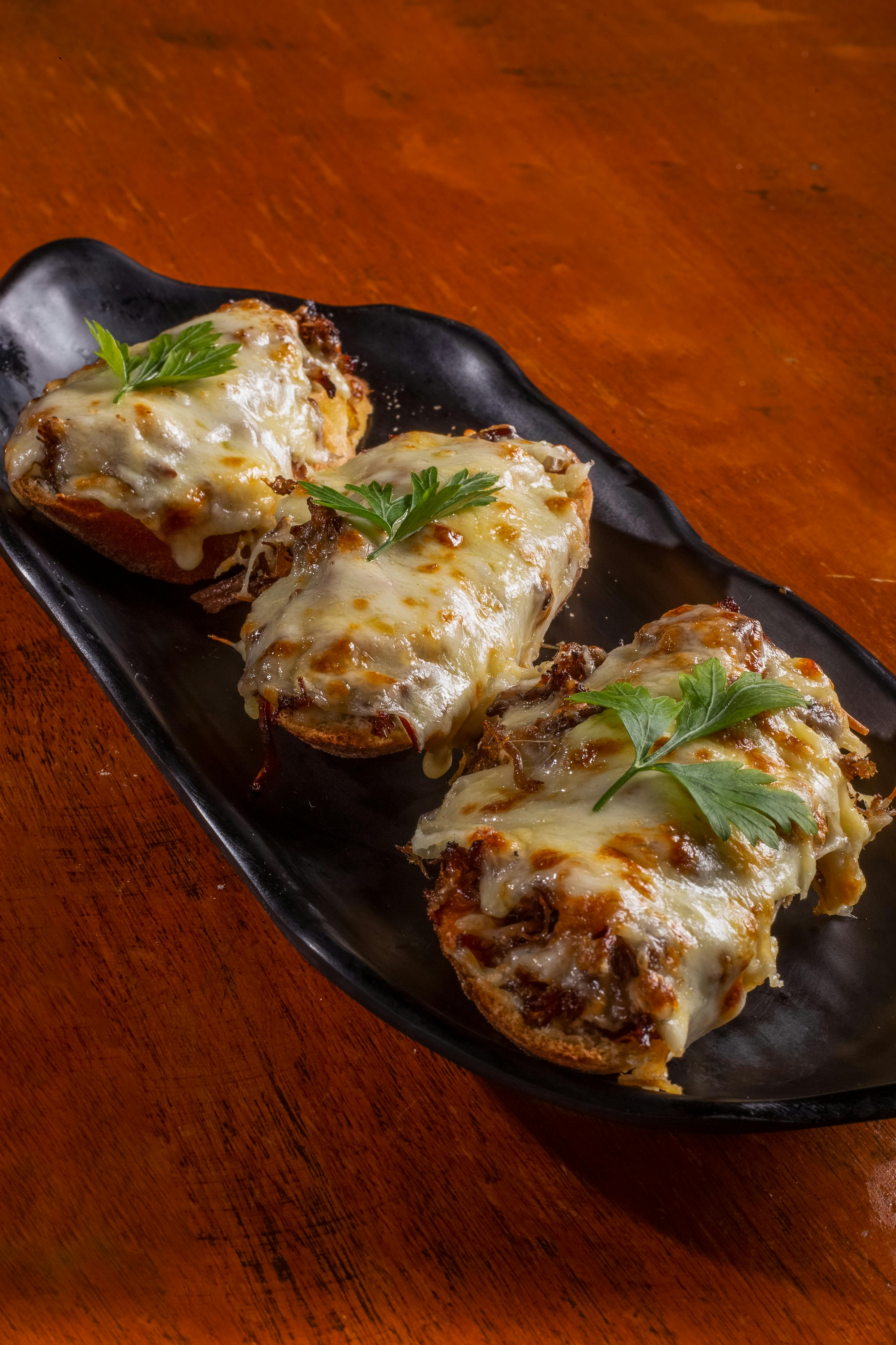 Cheesy Toasts Photos, Download The BEST Free Cheesy Toasts Stock Photos ...