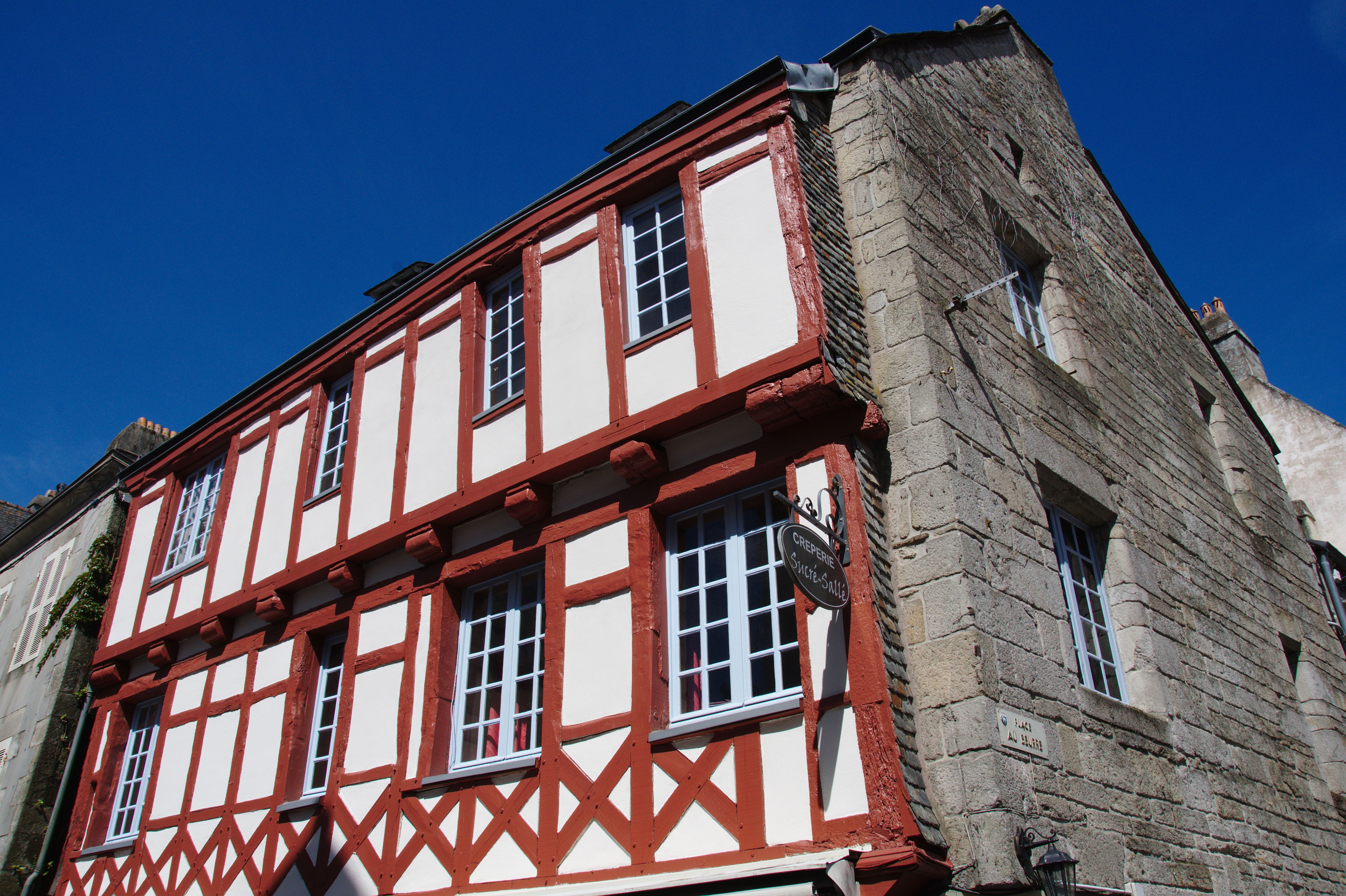 Facade of Residential Building in Old Town · Free Stock Photo