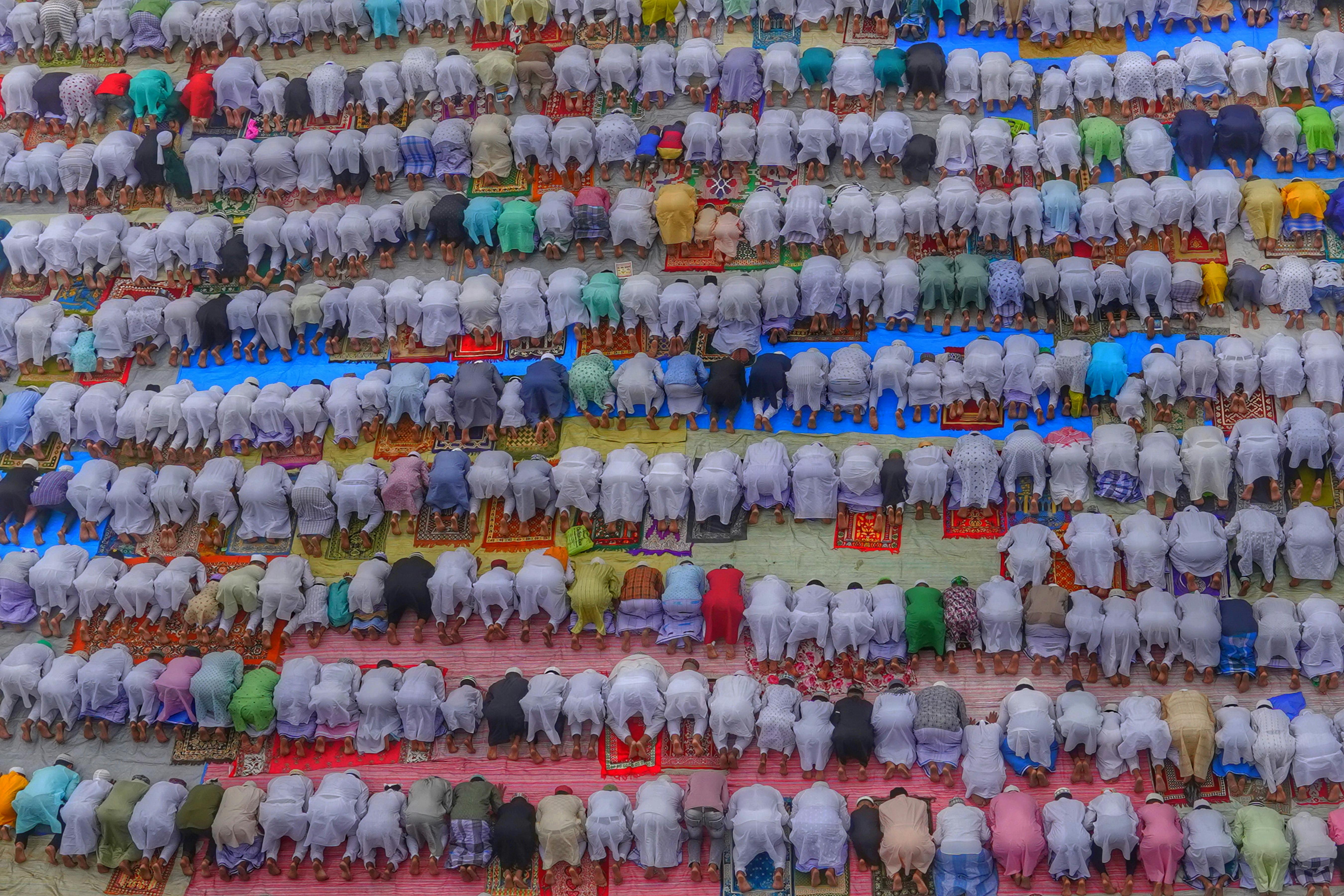 Top View of Muslim Men Praying · Free Stock Photo