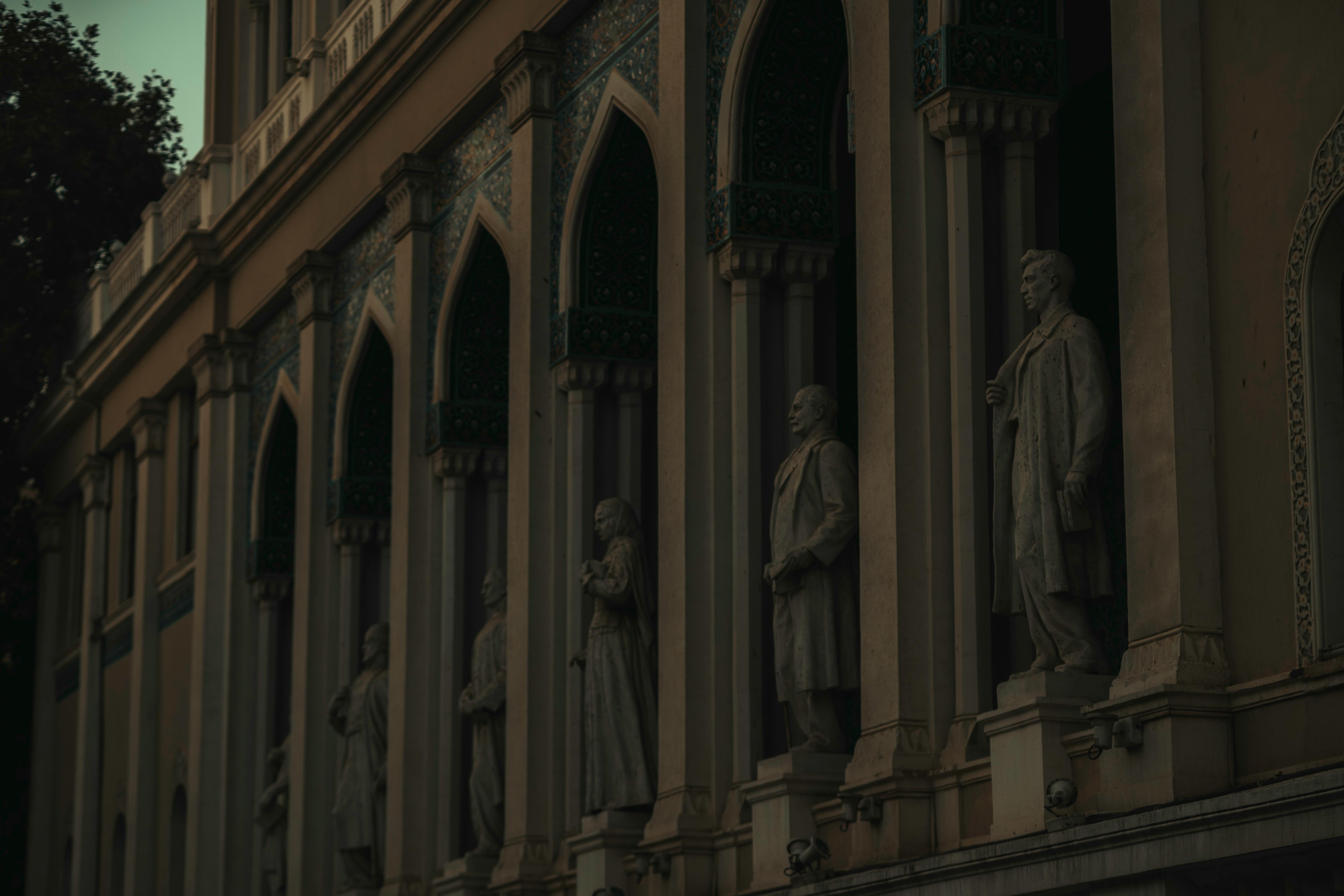 Helicopters Flying over Ruby 360 in Baku · Free Stock Photo