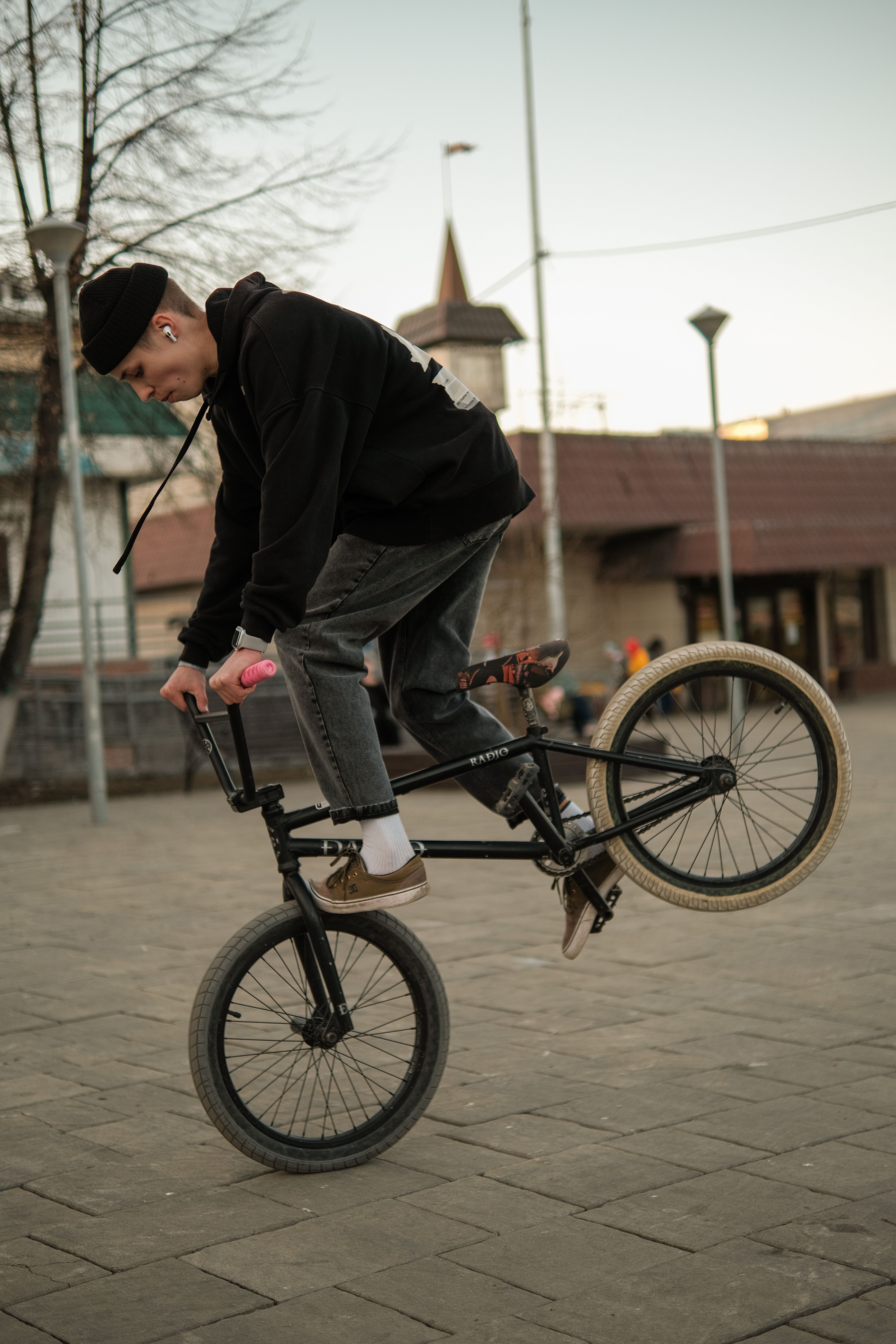 Stunts on Motorbike · Free Stock Photo