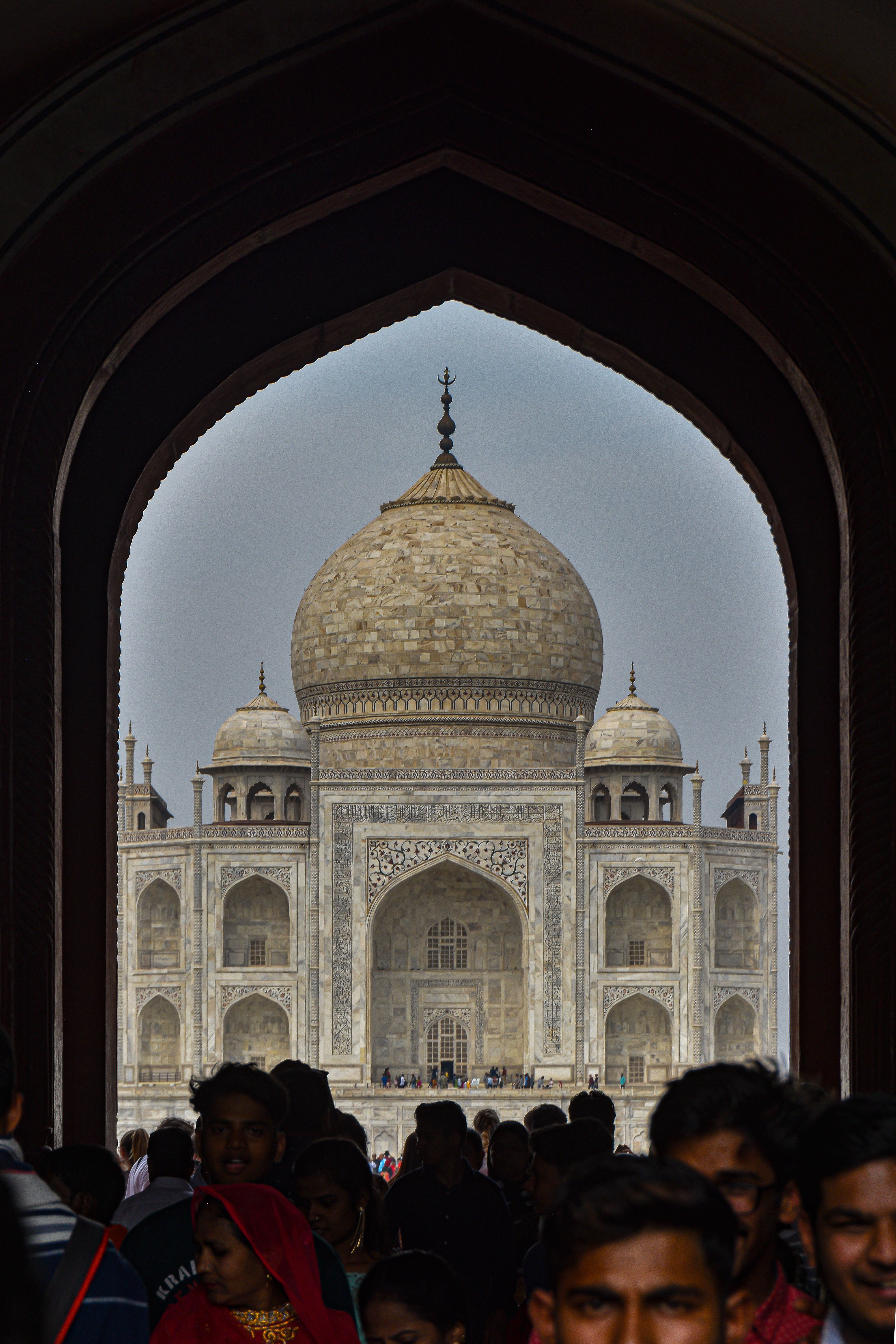 Crowd of Tourists at the Gate to the Taj Mahal Courtyard · Free Stock Photo