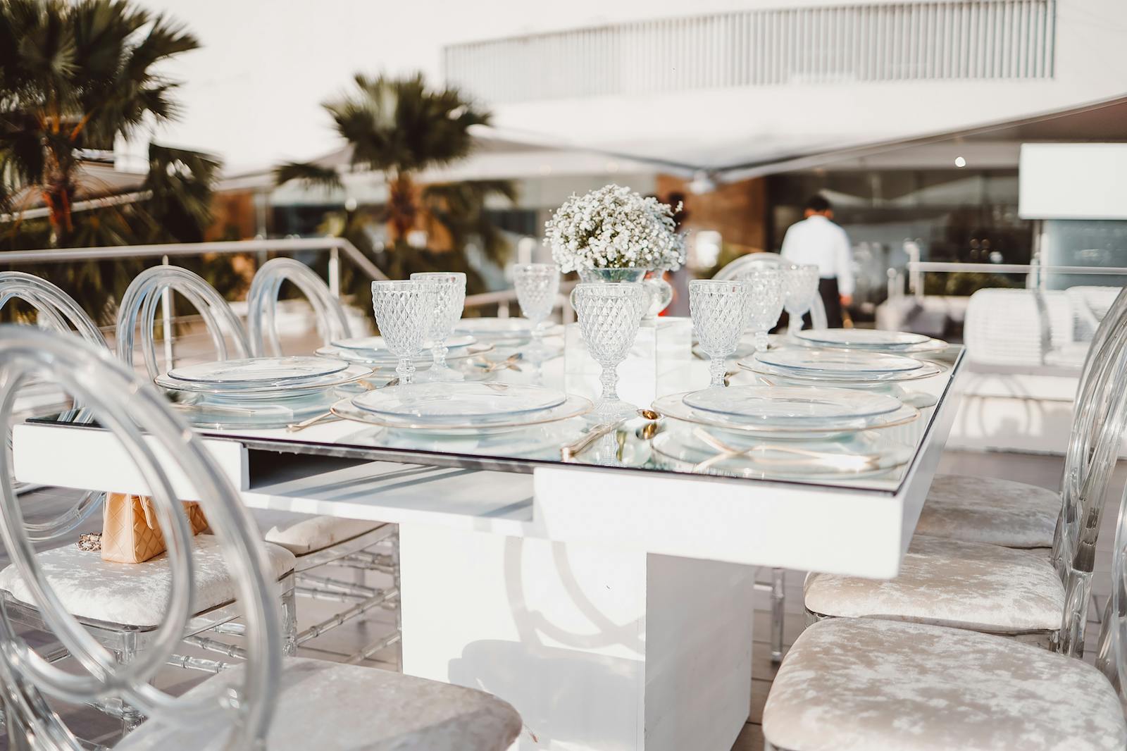 Waiter Clearing Table Photos, Download The BEST Free Waiter Clearing ...