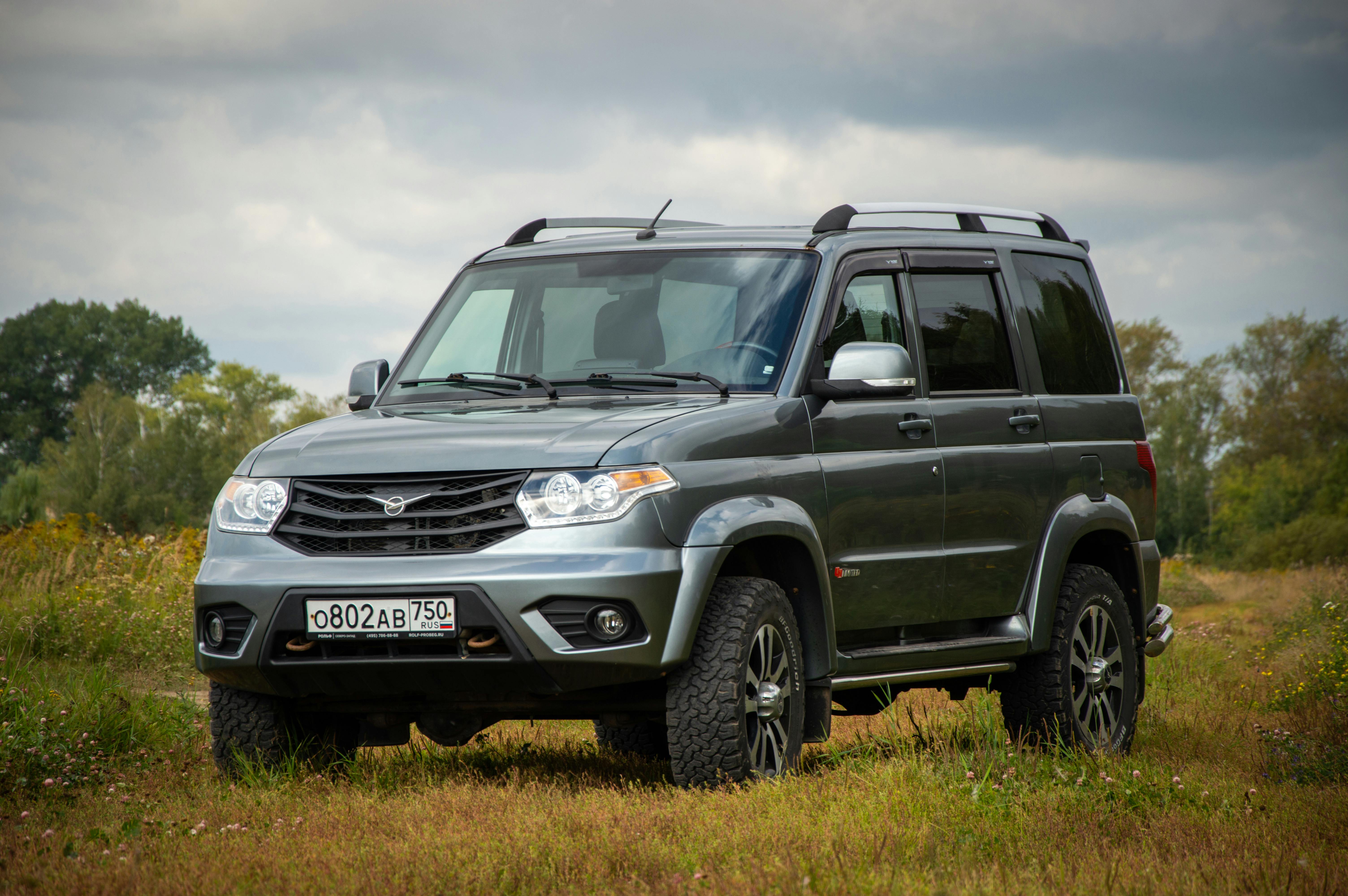 Silver UAZ Patriot Car · Free Stock Photo