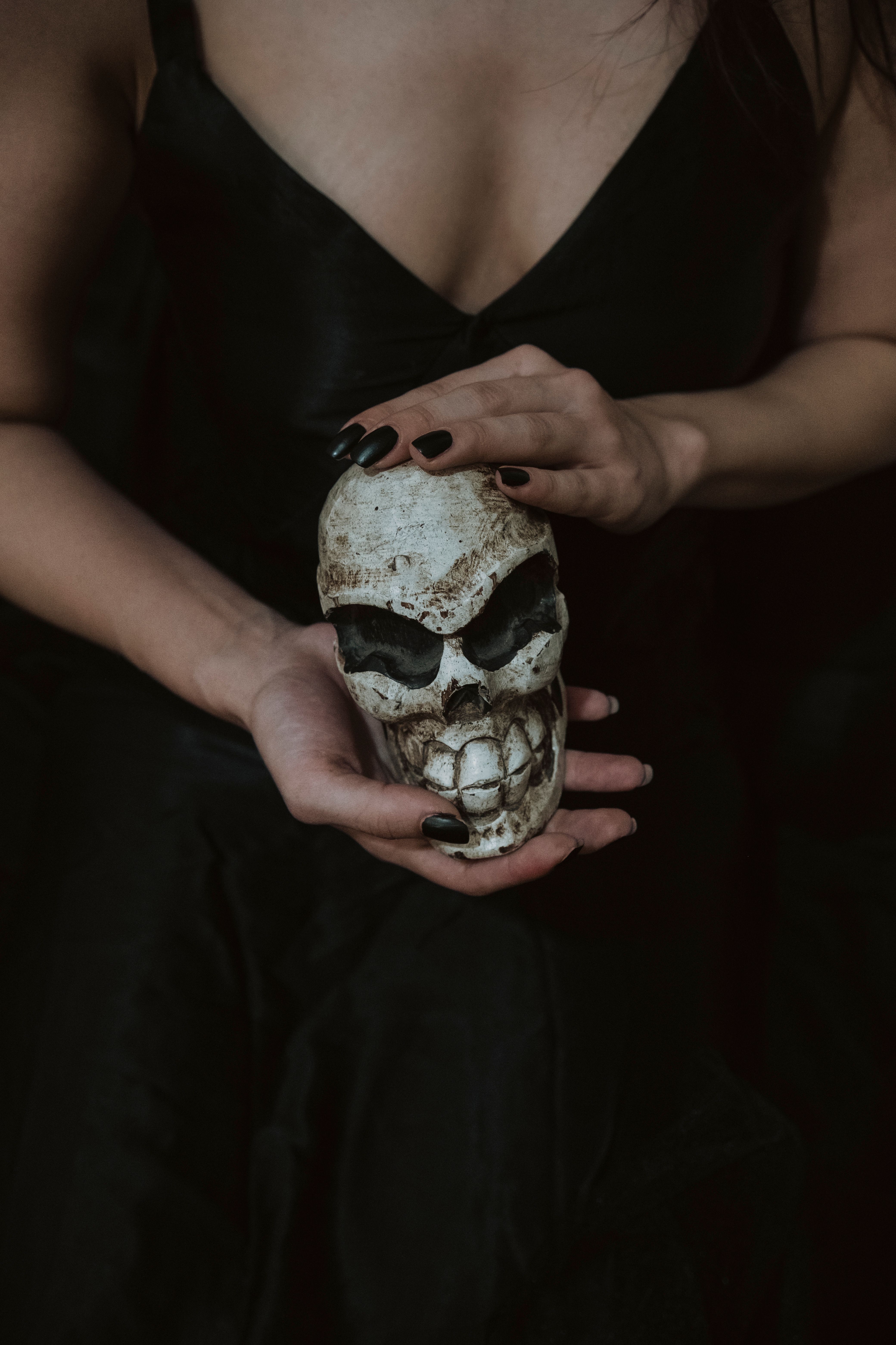 Hands Holding Skull Photos, Download The BEST Free Hands Holding Skull ...