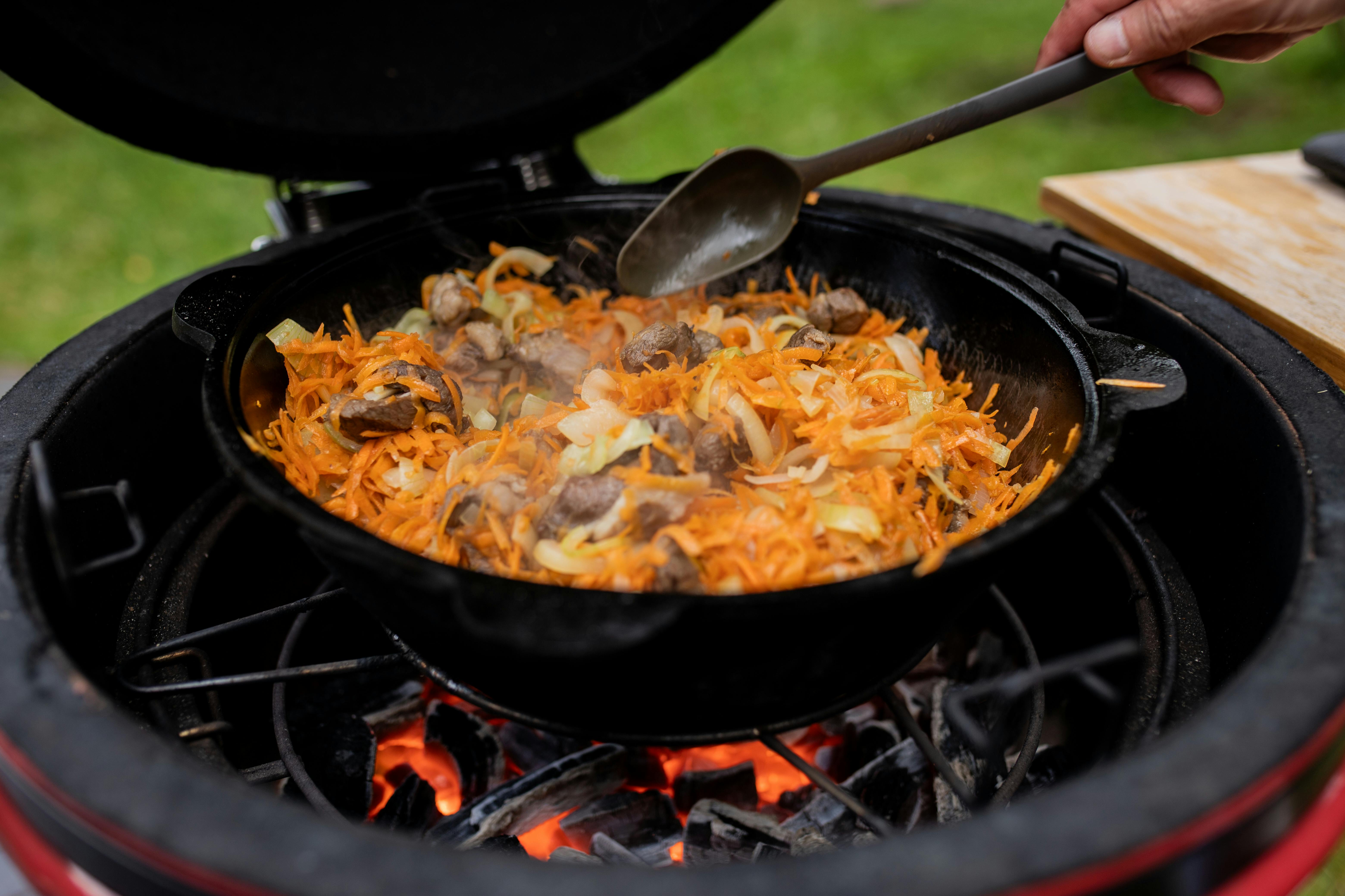 Outdoor cooking · Free Stock Photo