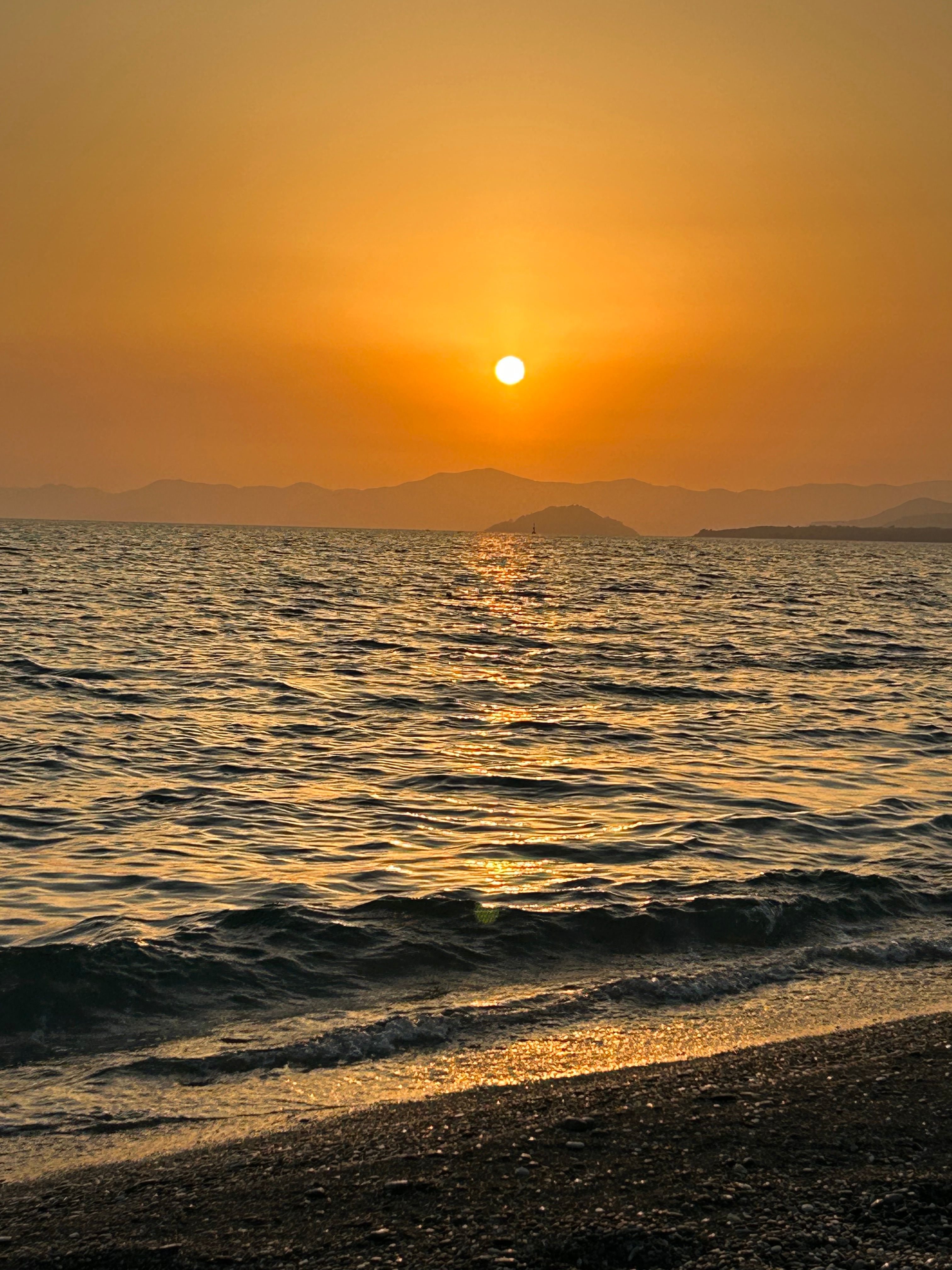 Sea at Golden Hour · Free Stock Photo